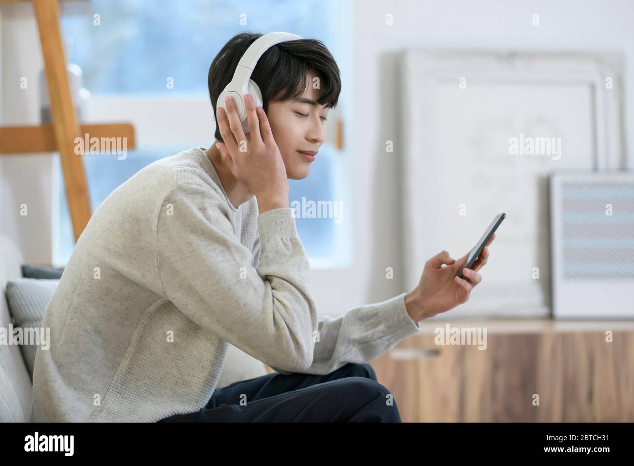 Single life concept, young cheerful Asian man's daily life 392 Stock ...
