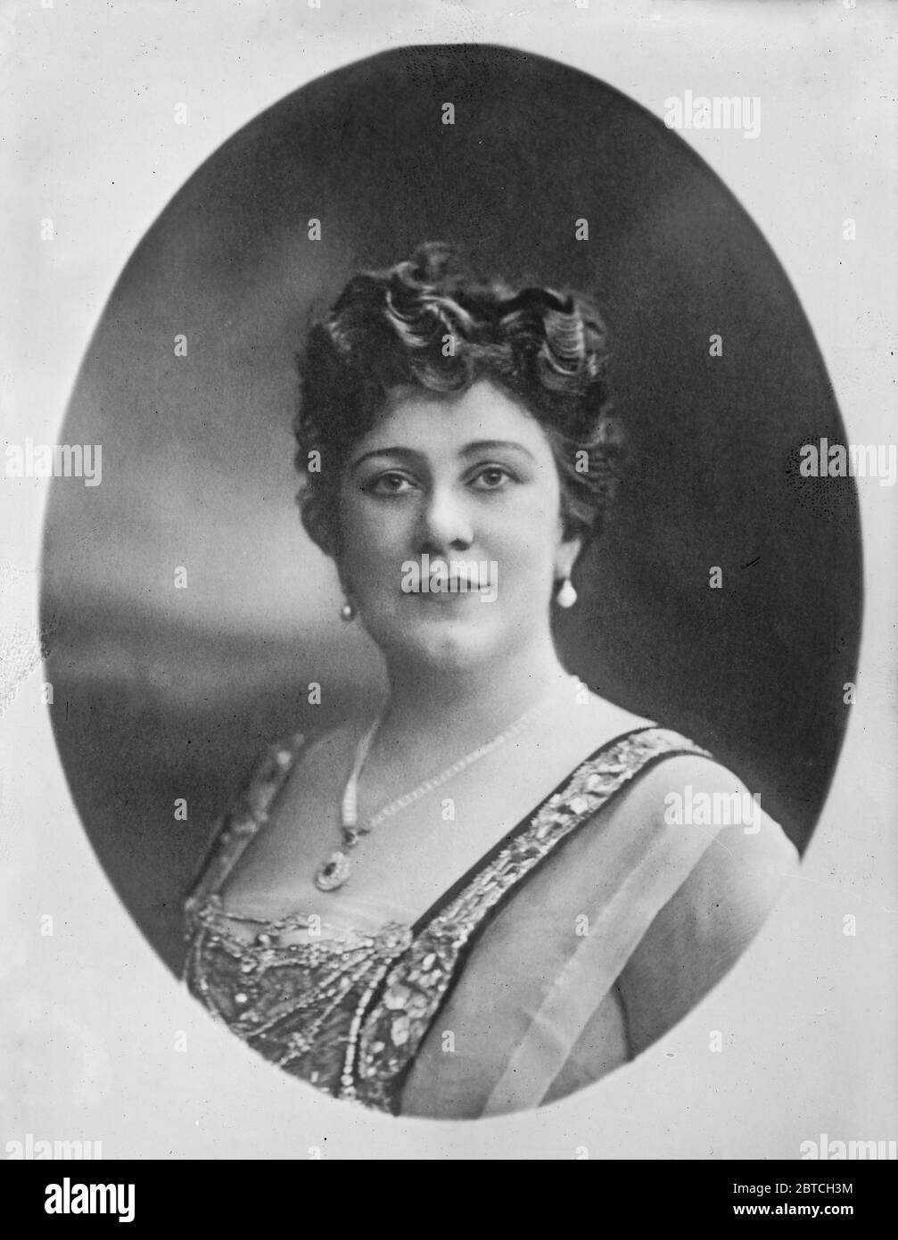 American opera singer hi-res stock photography and images - Alamy