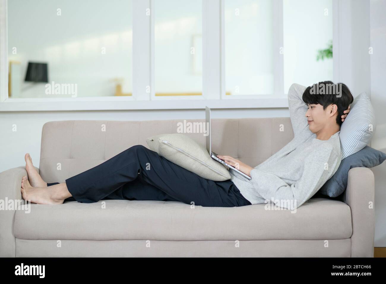 Single life concept, young cheerful Asian man's daily life 384 Stock ...