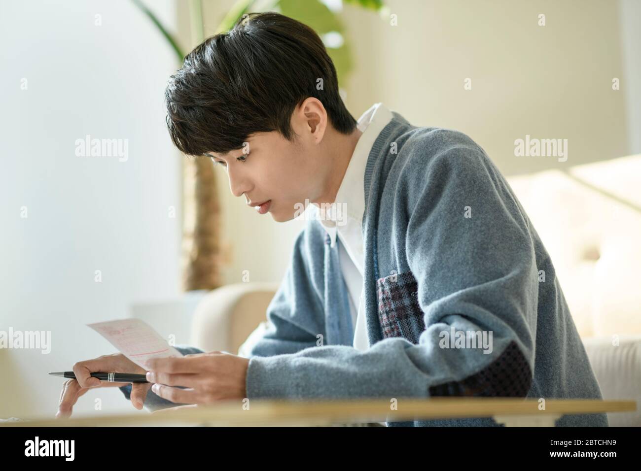 Single life concept, young cheerful Asian man's daily life 198 Stock ...