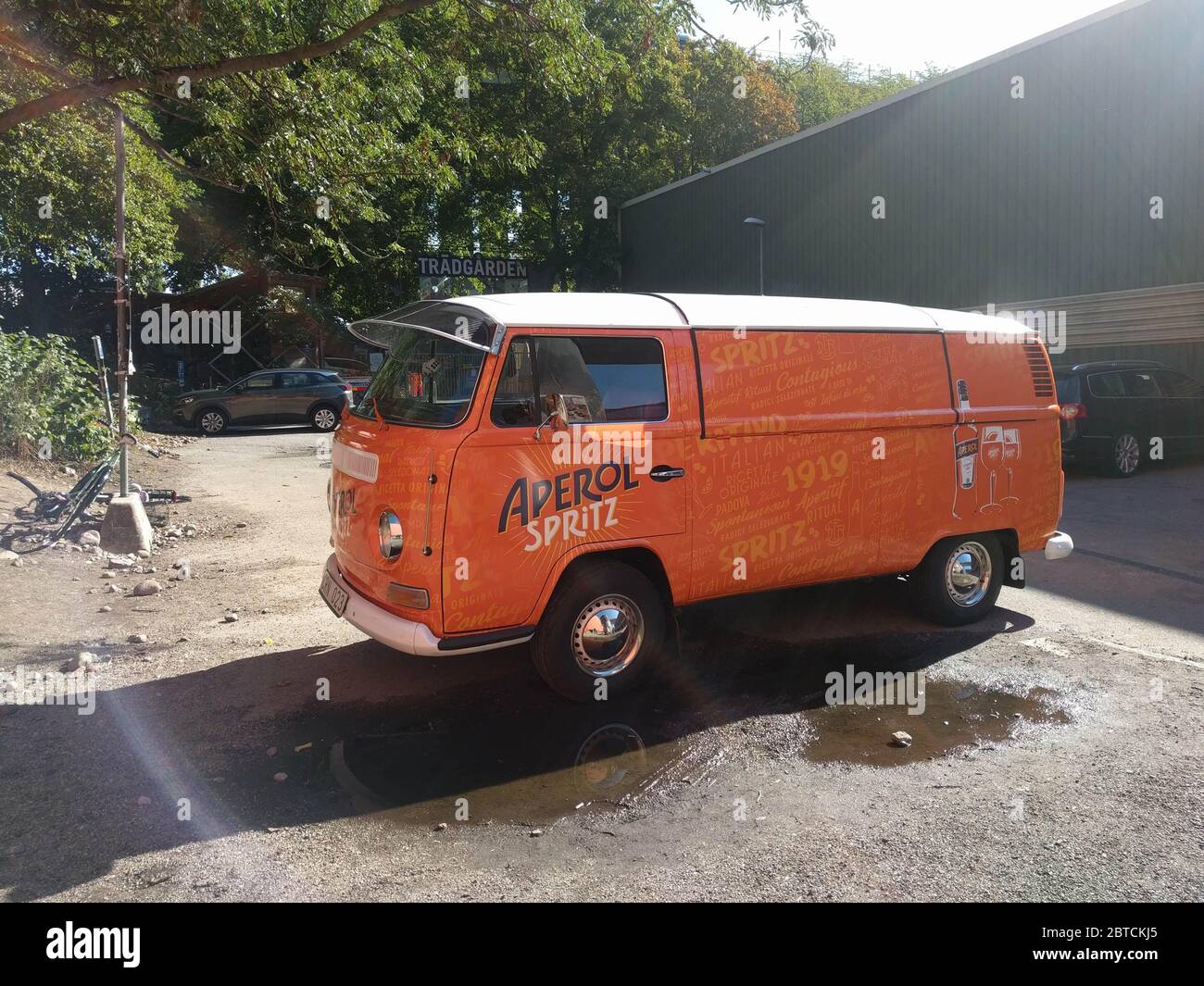 Aperol spritz van hi-res stock photography and images - Alamy
