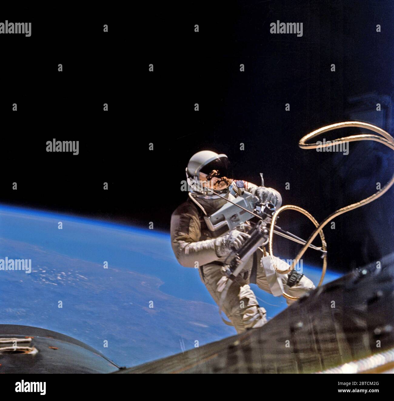 Astronaut edward white space walk hi-res stock photography and images ...
