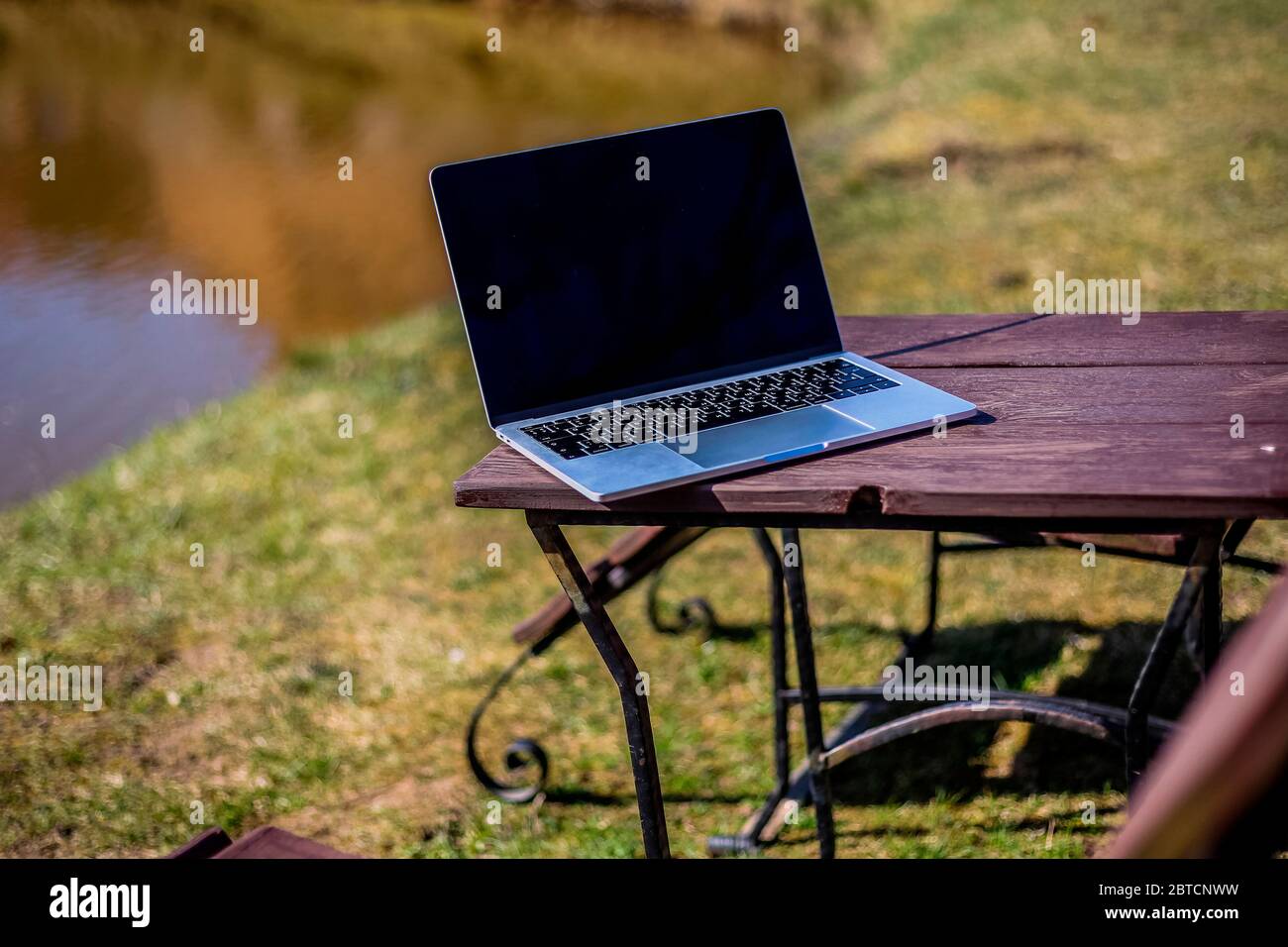 Work in nature hi-res stock photography and images - Alamy
