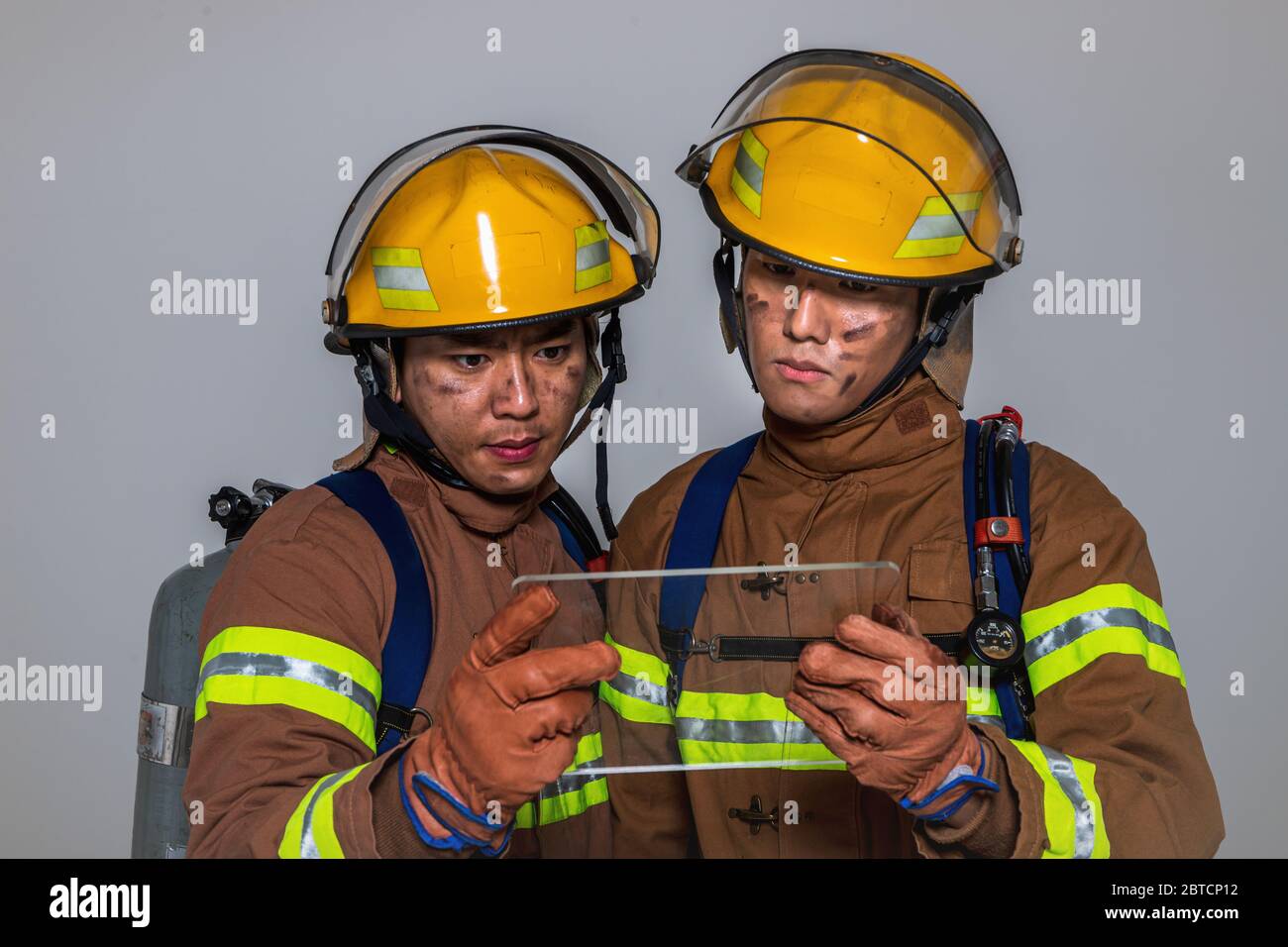 Portrait female firefighter hi-res stock photography and images - Alamy