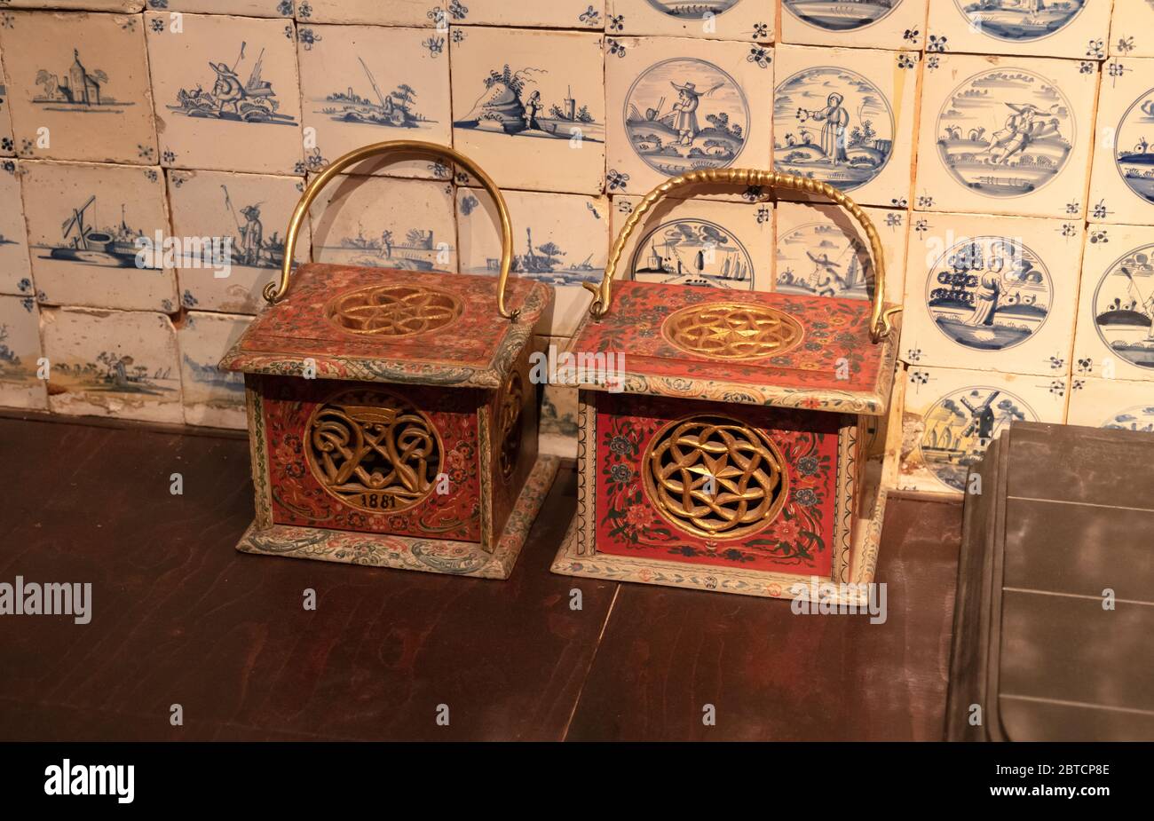 Old dutch 'stoof', object to keep things warm, vintage Stock Photo - Alamy