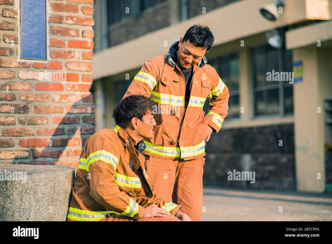 Young asian female paramedic hi-res stock photography and images - Alamy