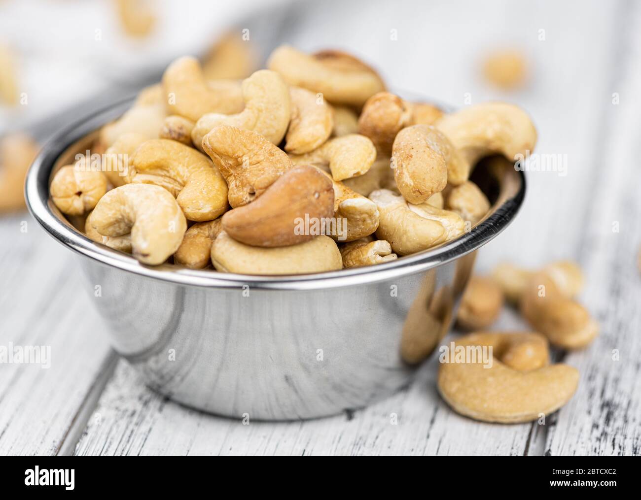 Shelled cashew nuts hi-res stock photography and images - Alamy