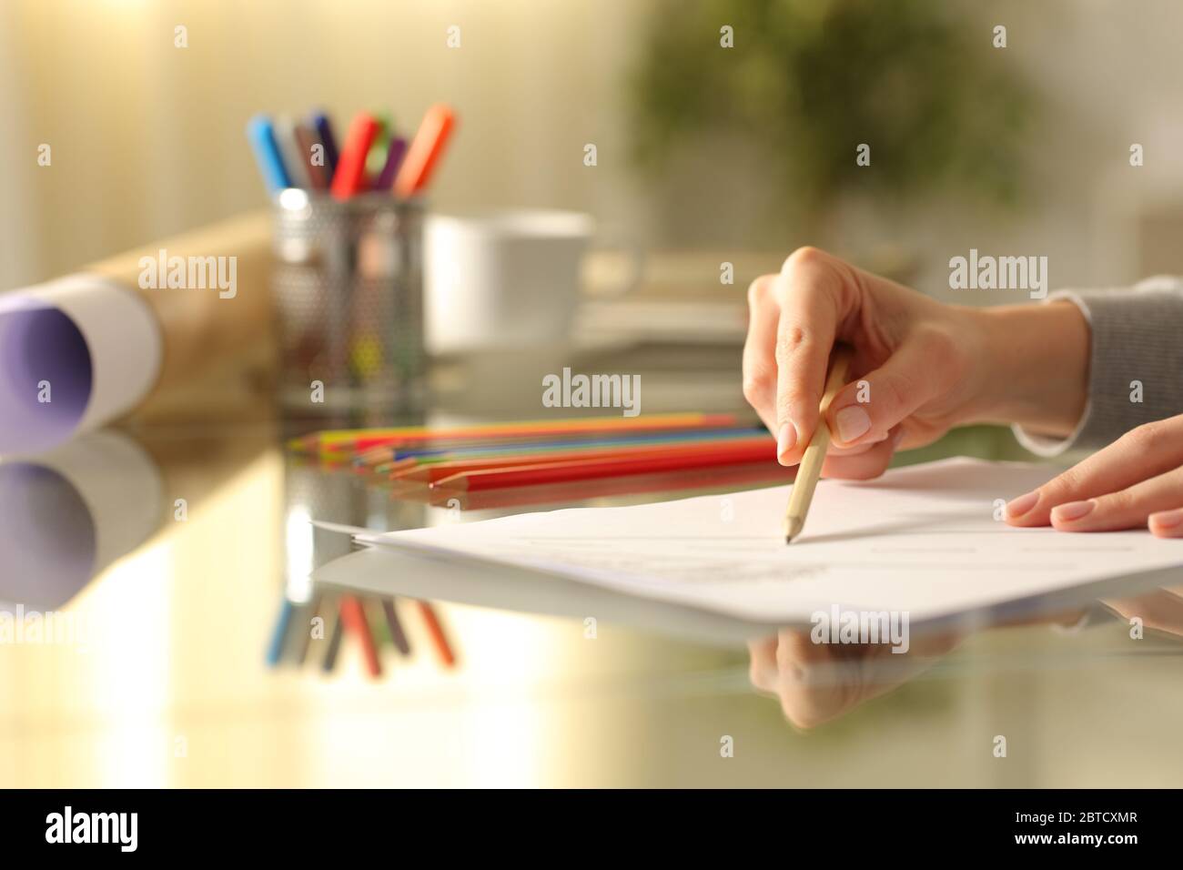 Hand shading sketch hi-res stock photography and images - Alamy