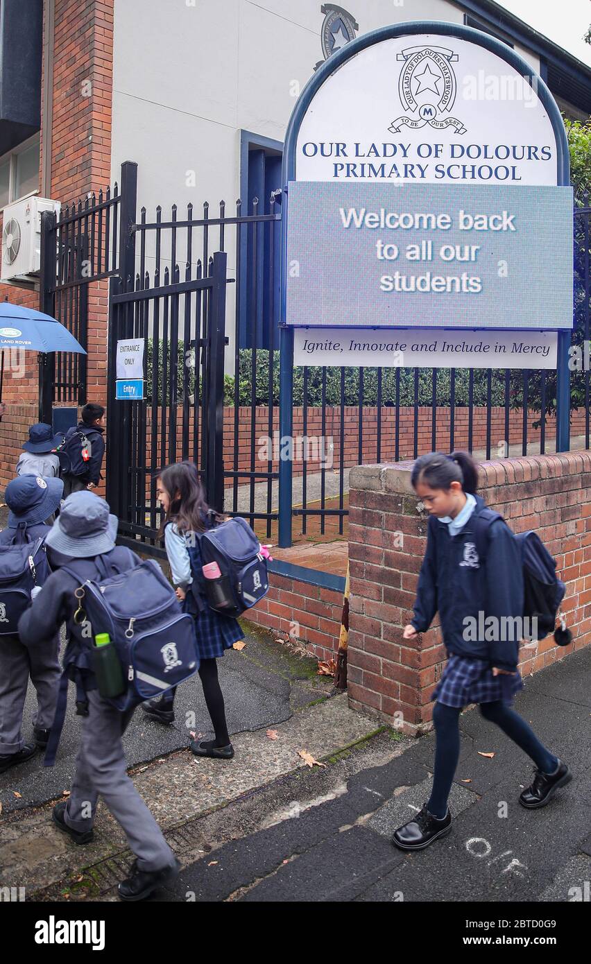 Primary school students australia hi-res stock photography and images ...