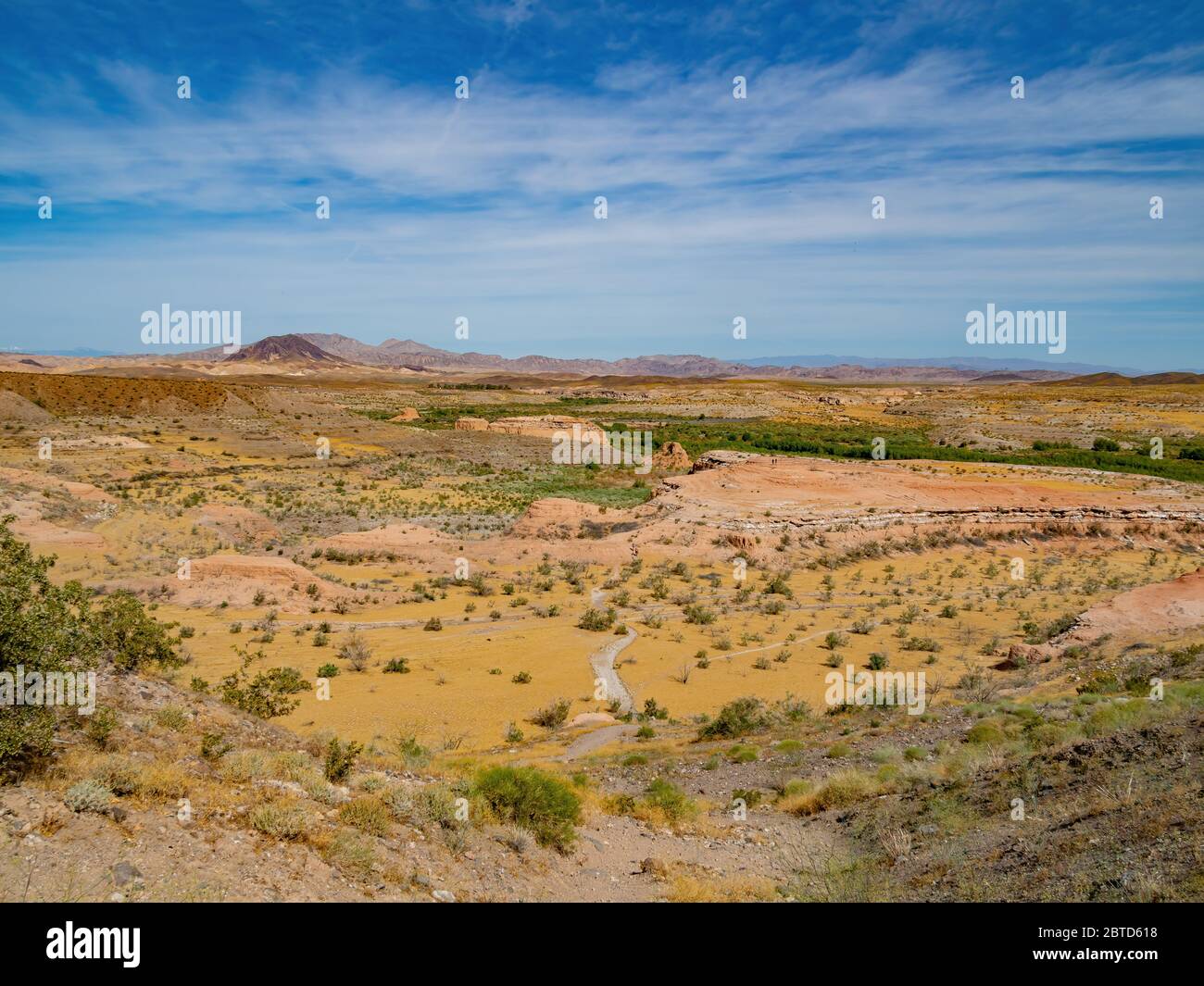 Beautiful along the famous White Owl Canyon trail at Lake Mead, Nevada ...