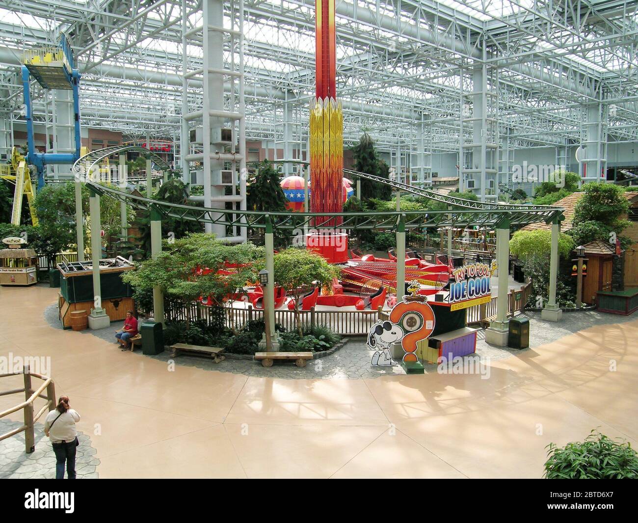 ca 2003 Twists and Turns at the Mall of America Stock Photo - Alamy