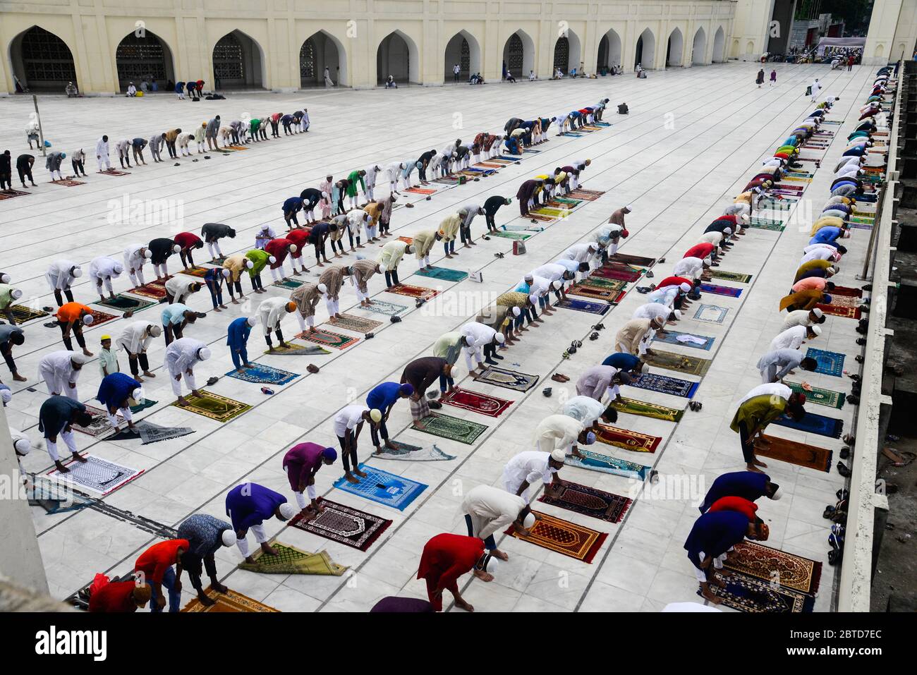 Muslims perform Eid al-Fitr prayers with no social distancing at the ...
