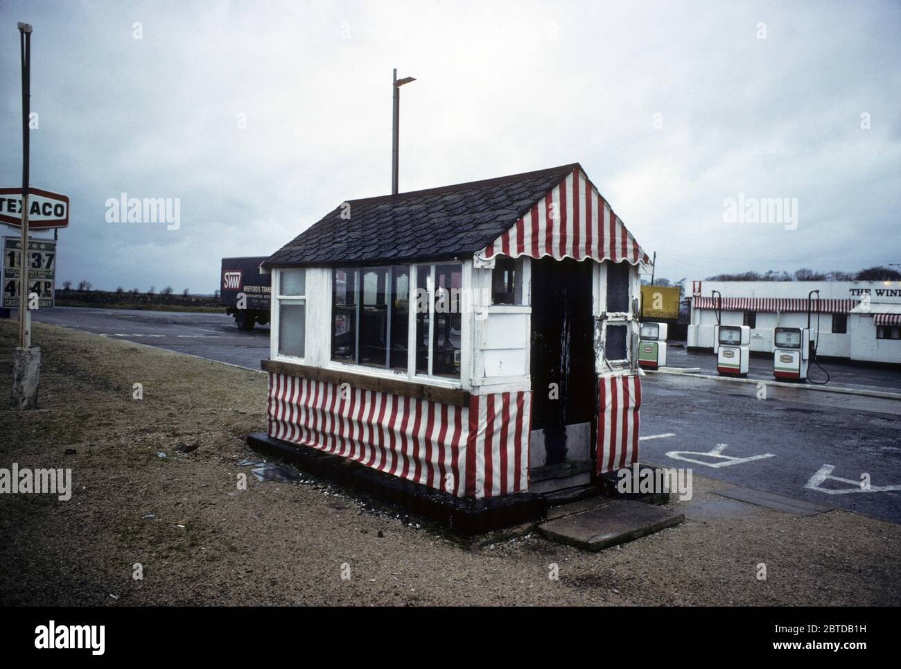 Service station in the UK, 1980s Stock Photo - Alamy