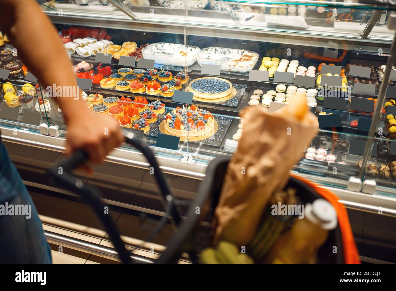 Showcase of cakes hi-res stock photography and images - Alamy