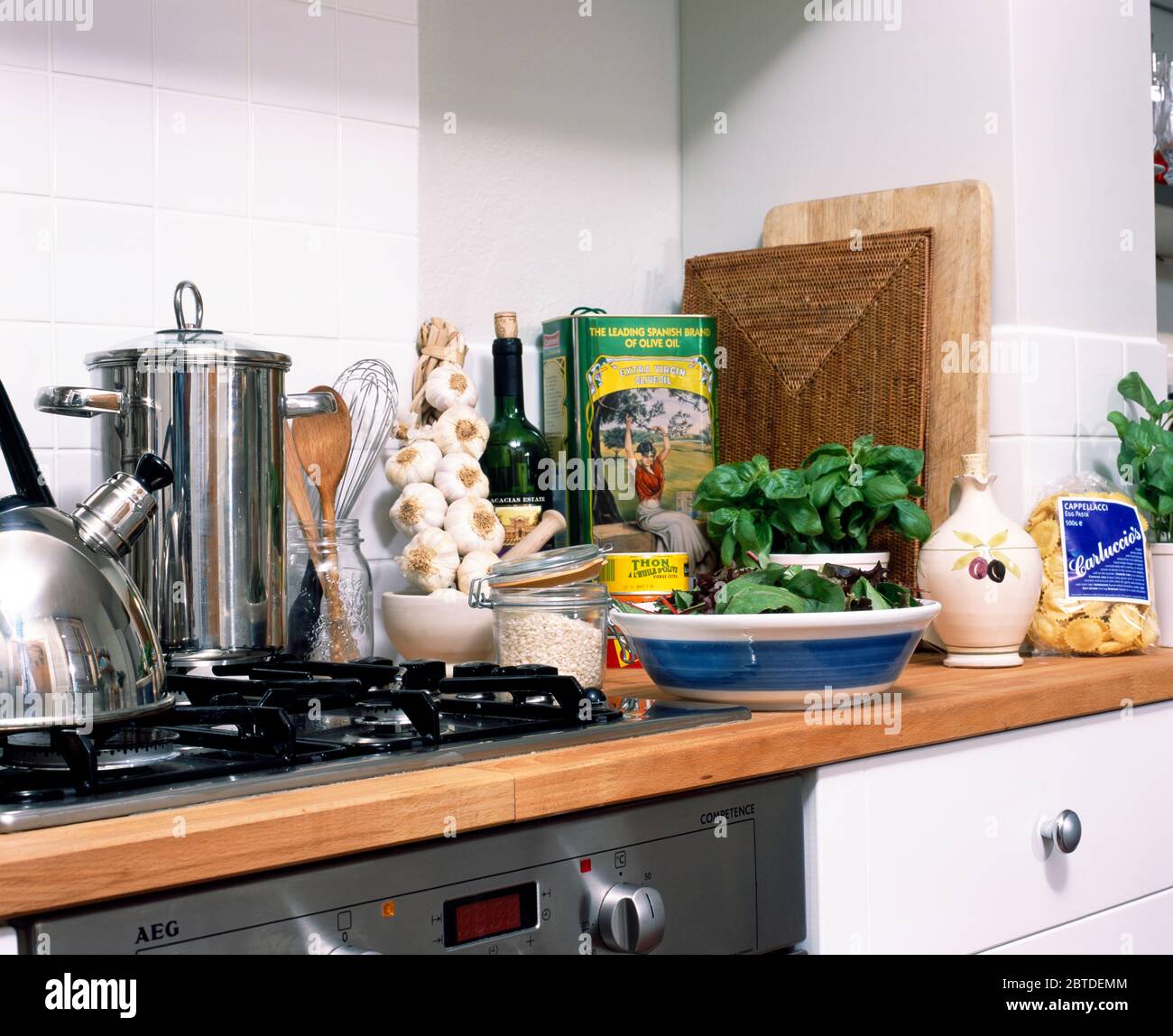 Worktop hob hi-res stock photography and images - Alamy