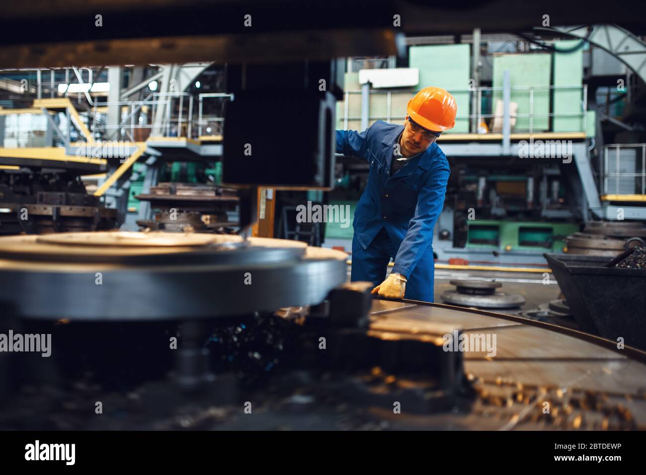 Stanging hi-res stock photography and images - Alamy