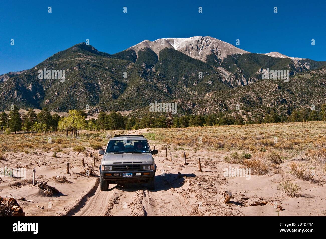 4WD vehicle at Medano Pass Primitive Road, Sangre de Cristo Mountains ...