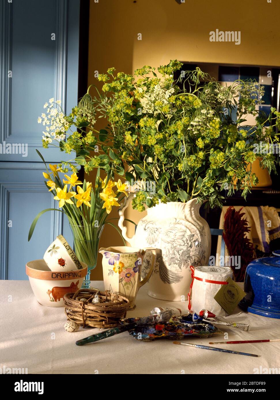 Jug of spring flowers hi-res stock photography and images - Alamy