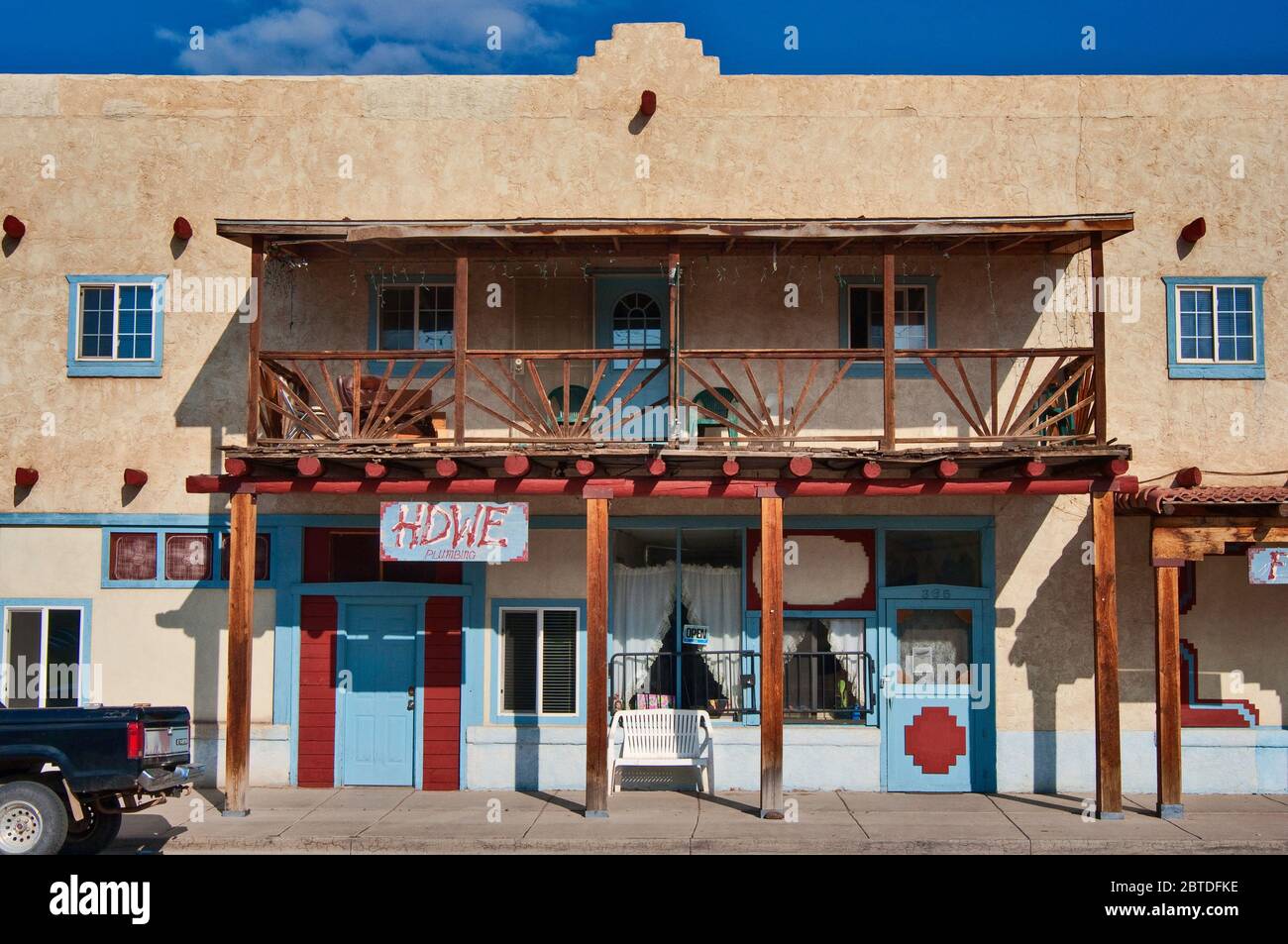 Old fashioned store front america hi-res stock photography and images ...