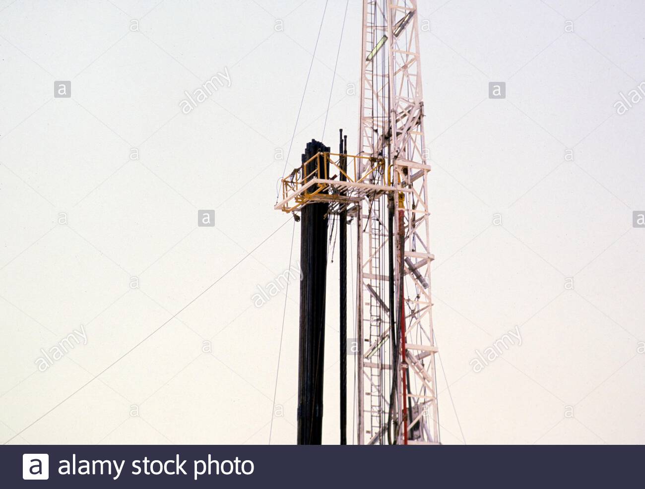 Saudi Arabia Oil Rig High Resolution Stock Photography and Images - Alamy