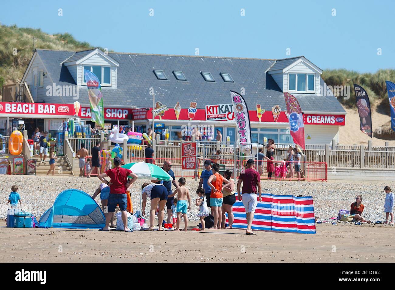 Camber sands beach family hi-res stock photography and images - Alamy