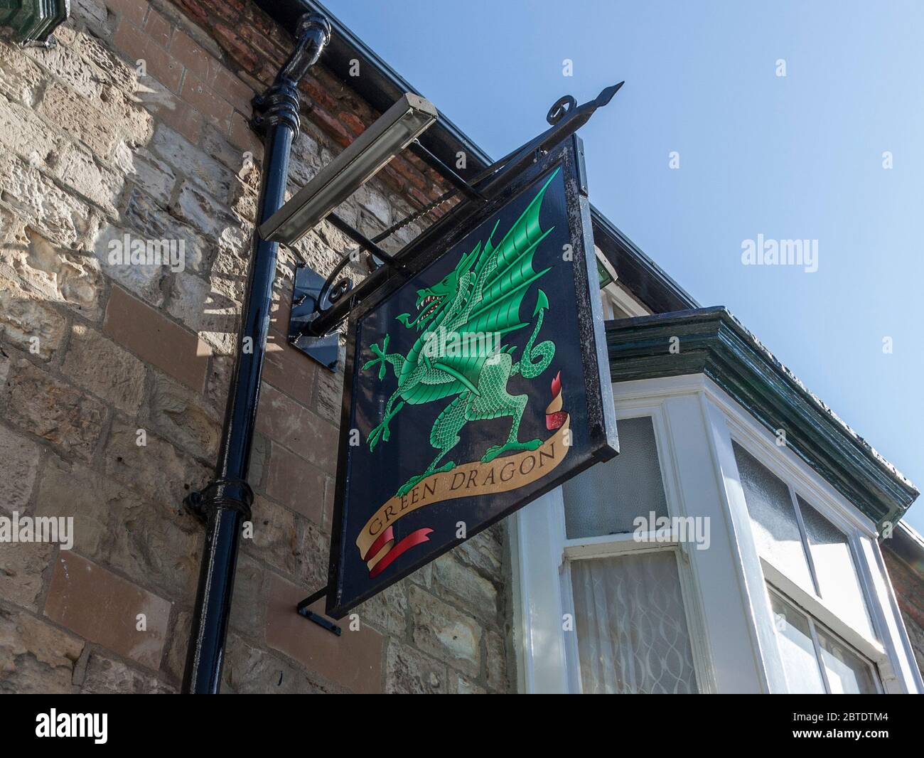 The green dragon pub hi-res stock photography and images - Alamy
