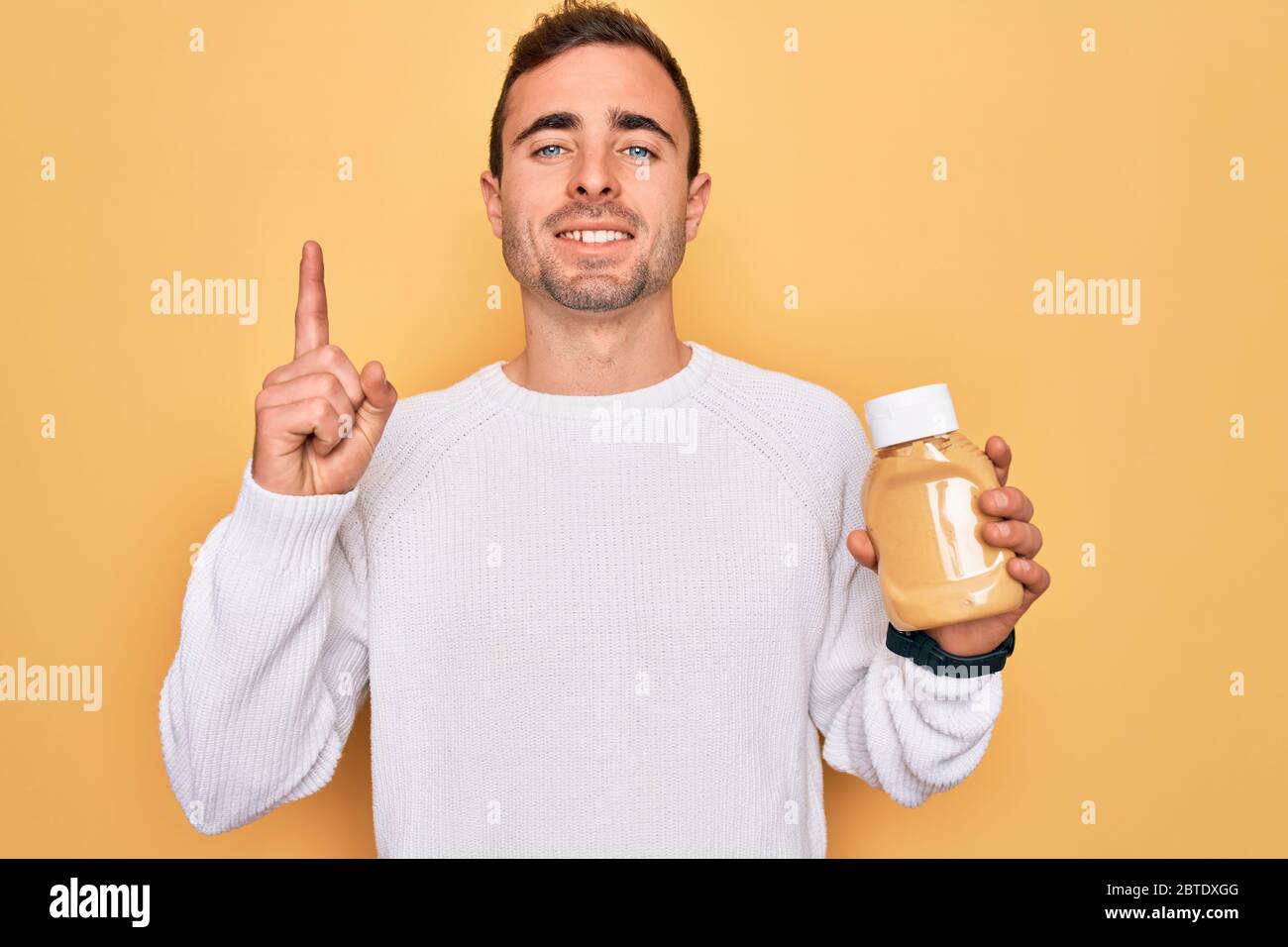 Mustard plan hi-res stock photography and images - Alamy