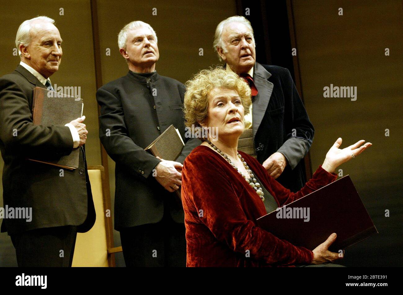 l-r: Ian Richardson, Derek Jacobi, Janet Suzman, Donald Sinden in THE ...