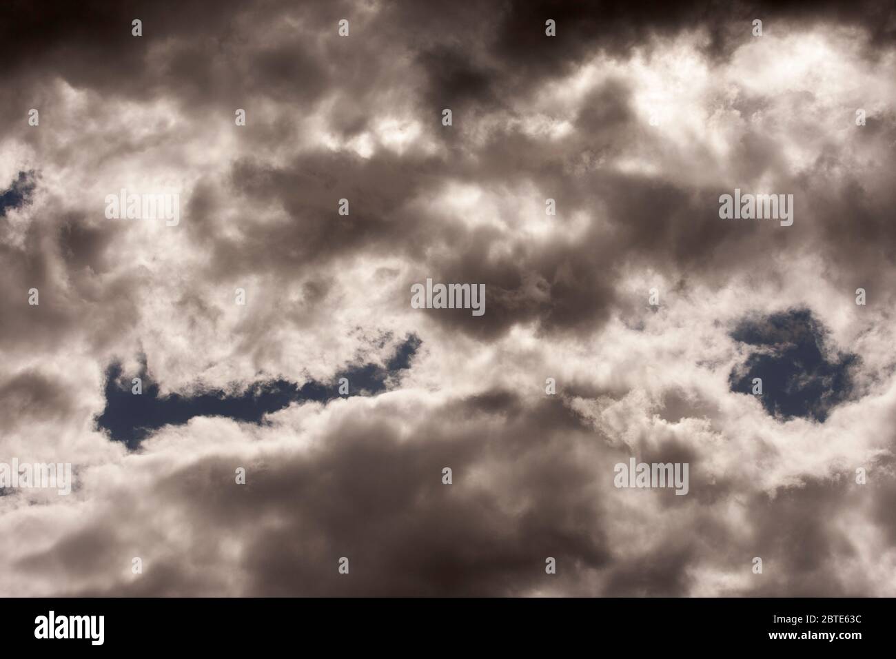 Dark angry sky hi-res stock photography and images - Alamy