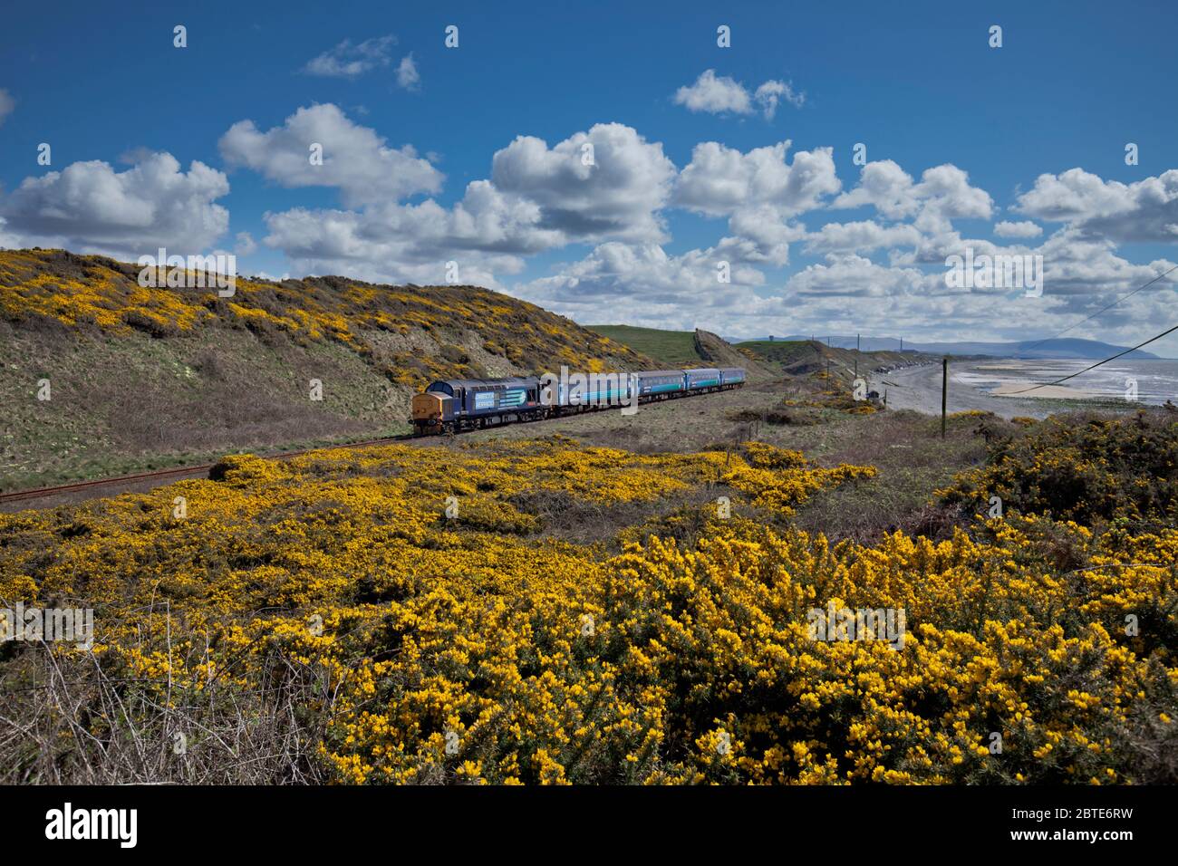 Direct Rail Services class 37 locomotive 37425 passing Nethertown on ...