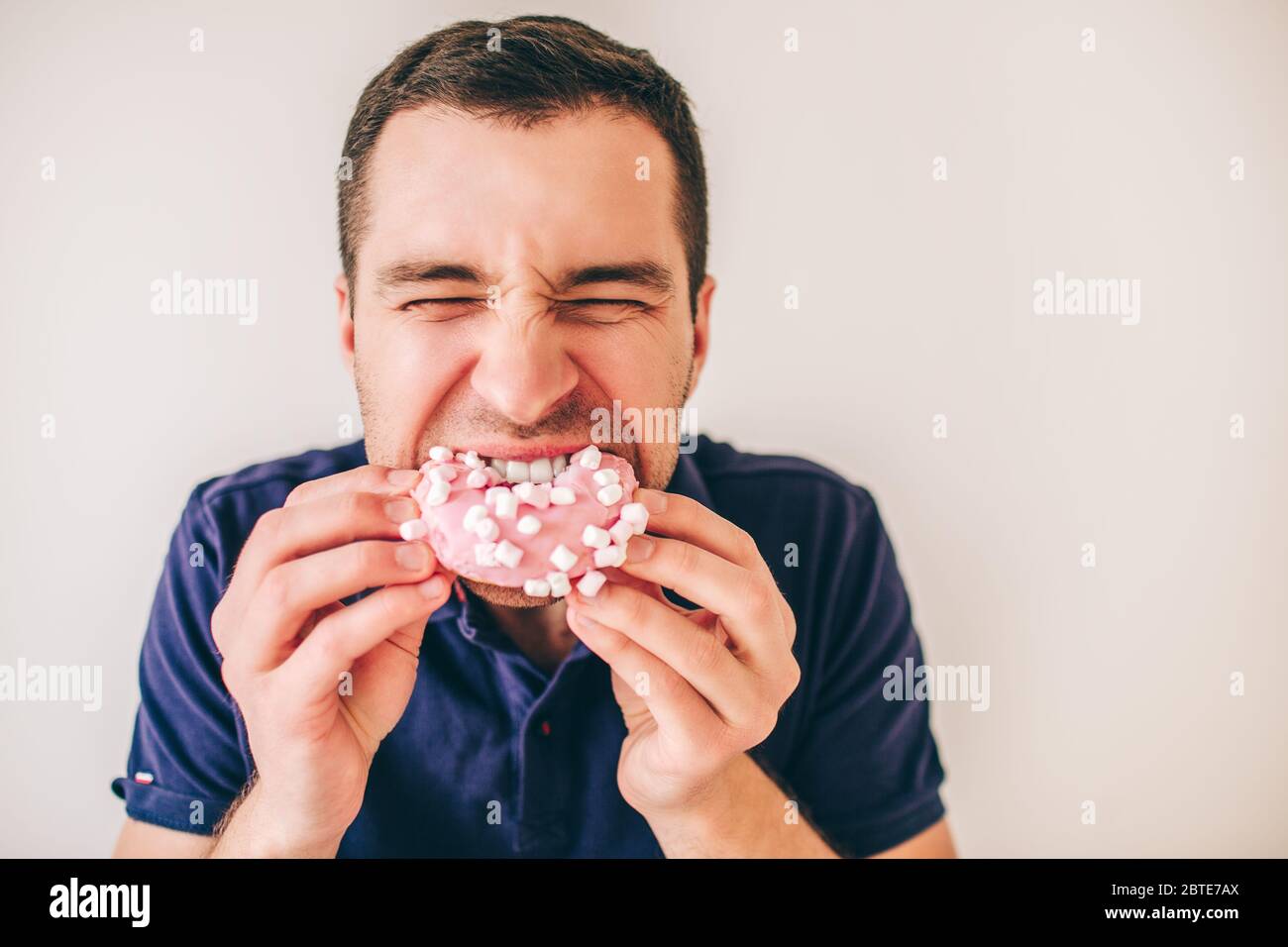 Fat belly man not woman attractive hi-res stock photography and images ...