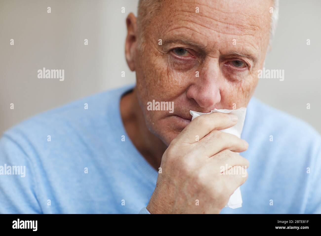 Man crying tears hi-res stock photography and images - Alamy