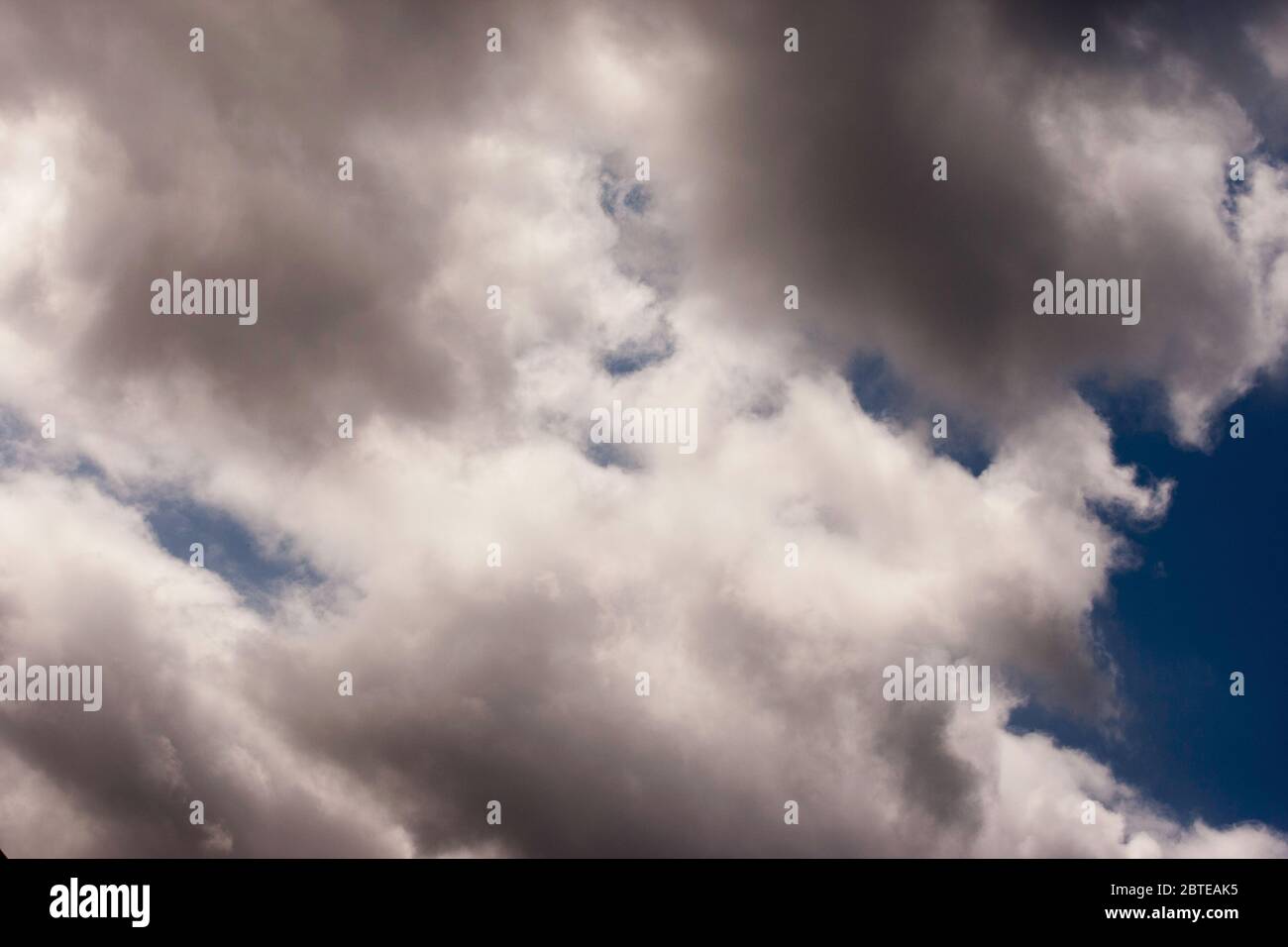 Dark angry sky hi-res stock photography and images - Alamy