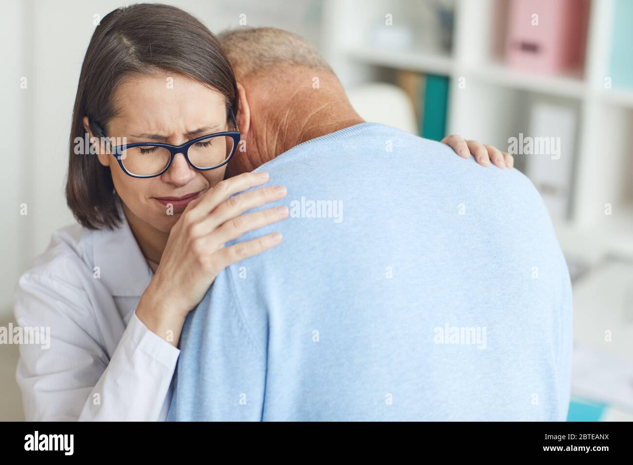 Doctor examination crying hi-res stock photography and images - Alamy