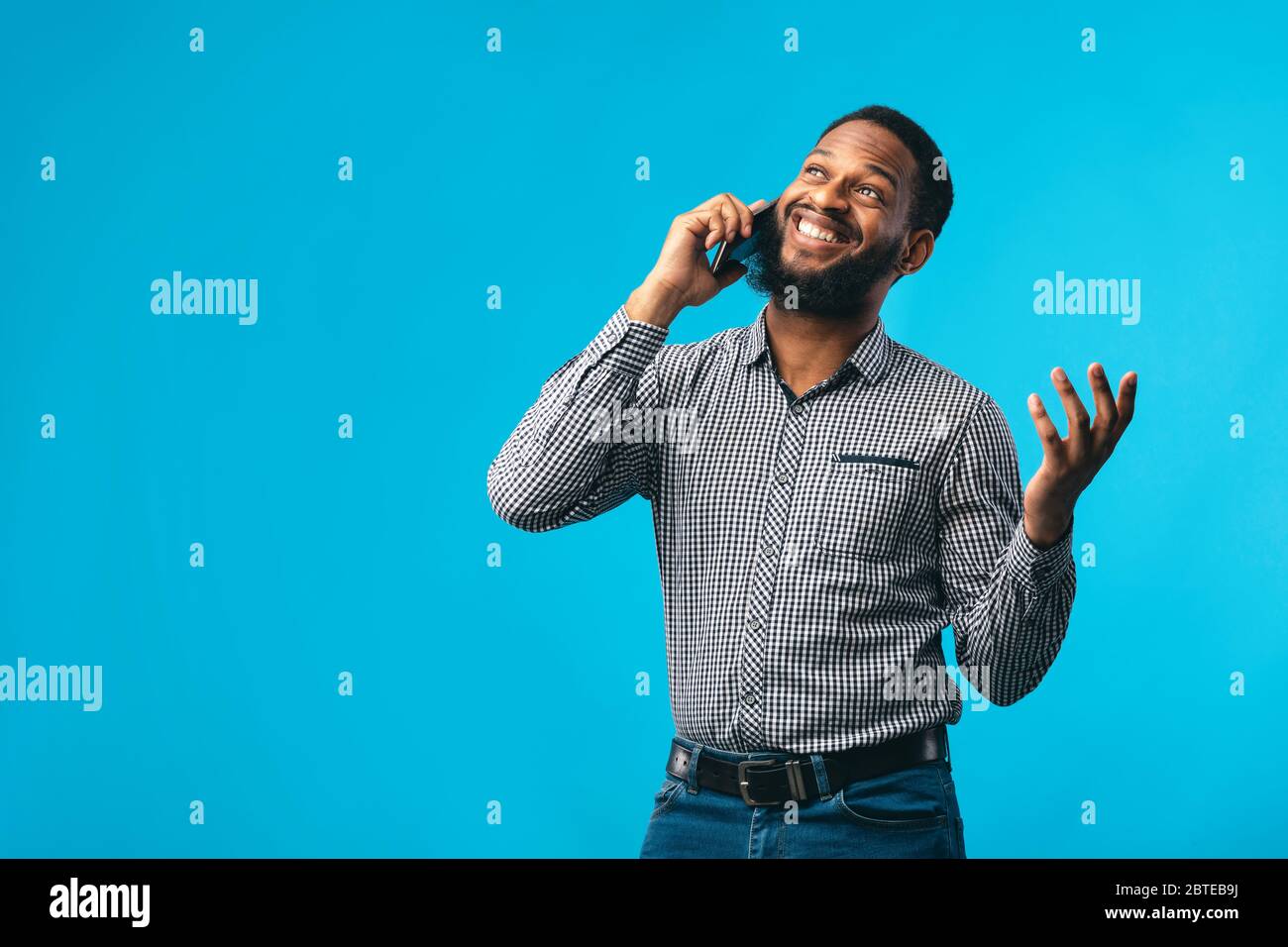 Man gesturing funny talking hi-res stock photography and images - Alamy