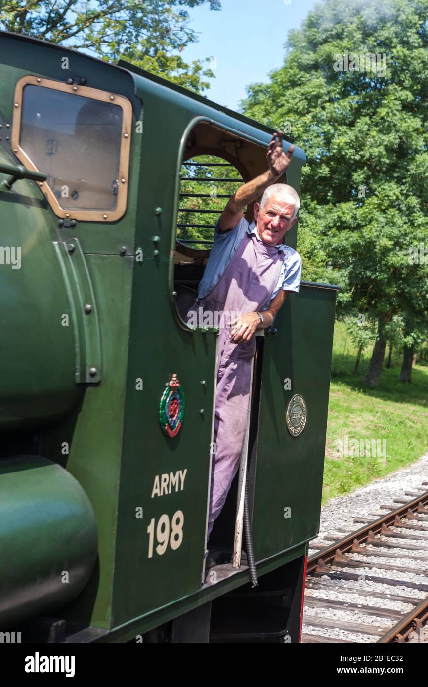 Locomotive Hunslet Austerity 'Royal Engineer' on the passing loop at ...
