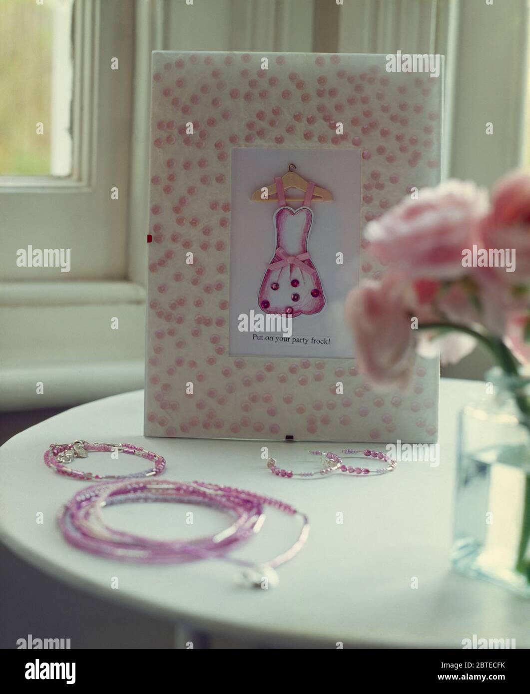 Picture on table hi-res stock photography and images - Alamy