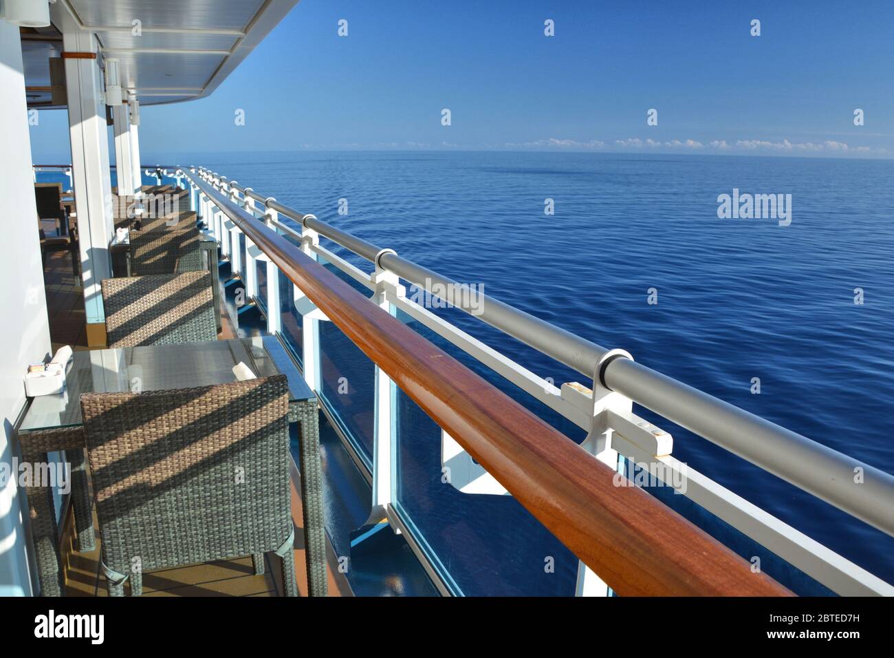 Open deck tables hi-res stock photography and images - Alamy