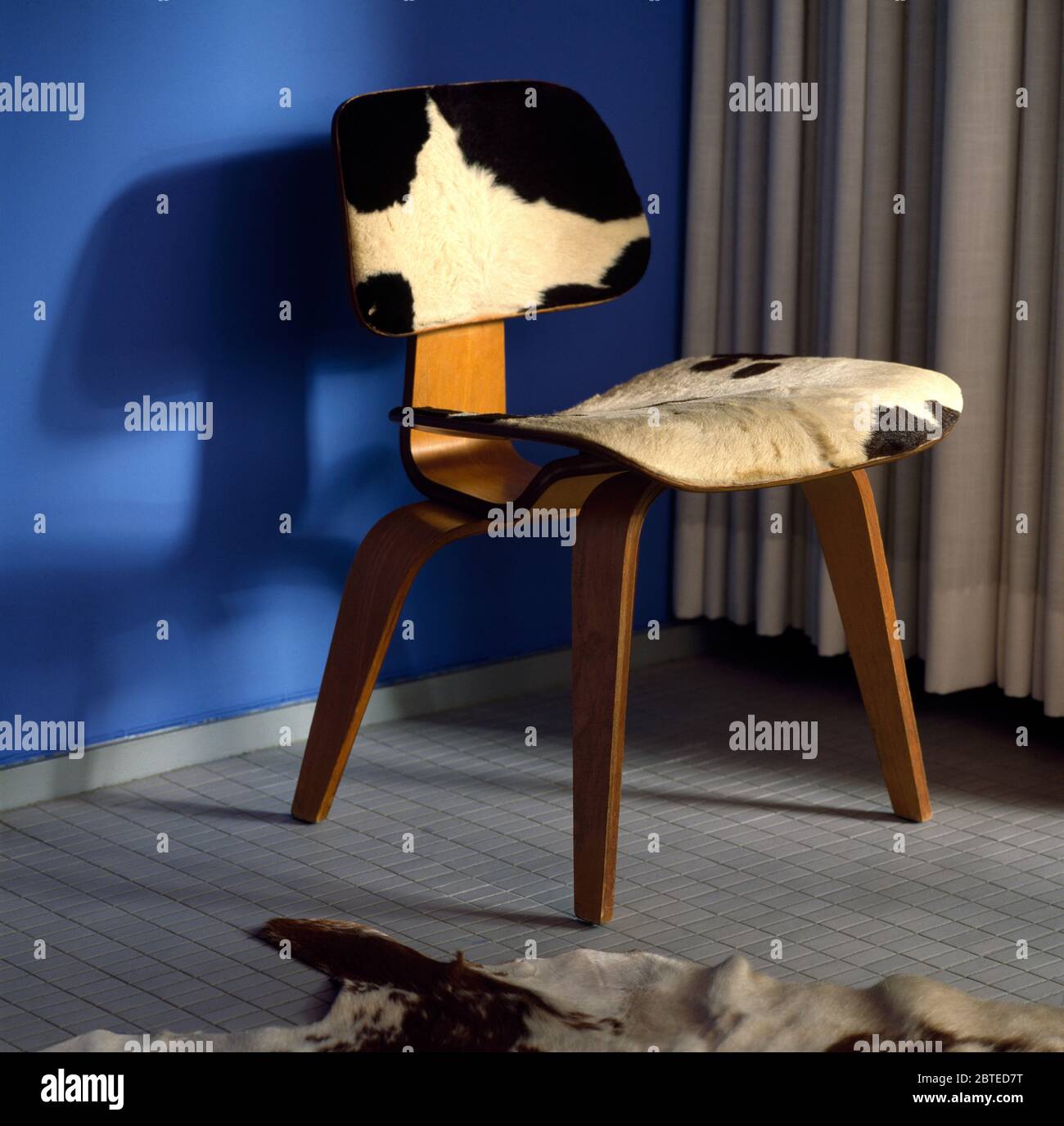 Skin chair hi-res stock photography and images - Alamy