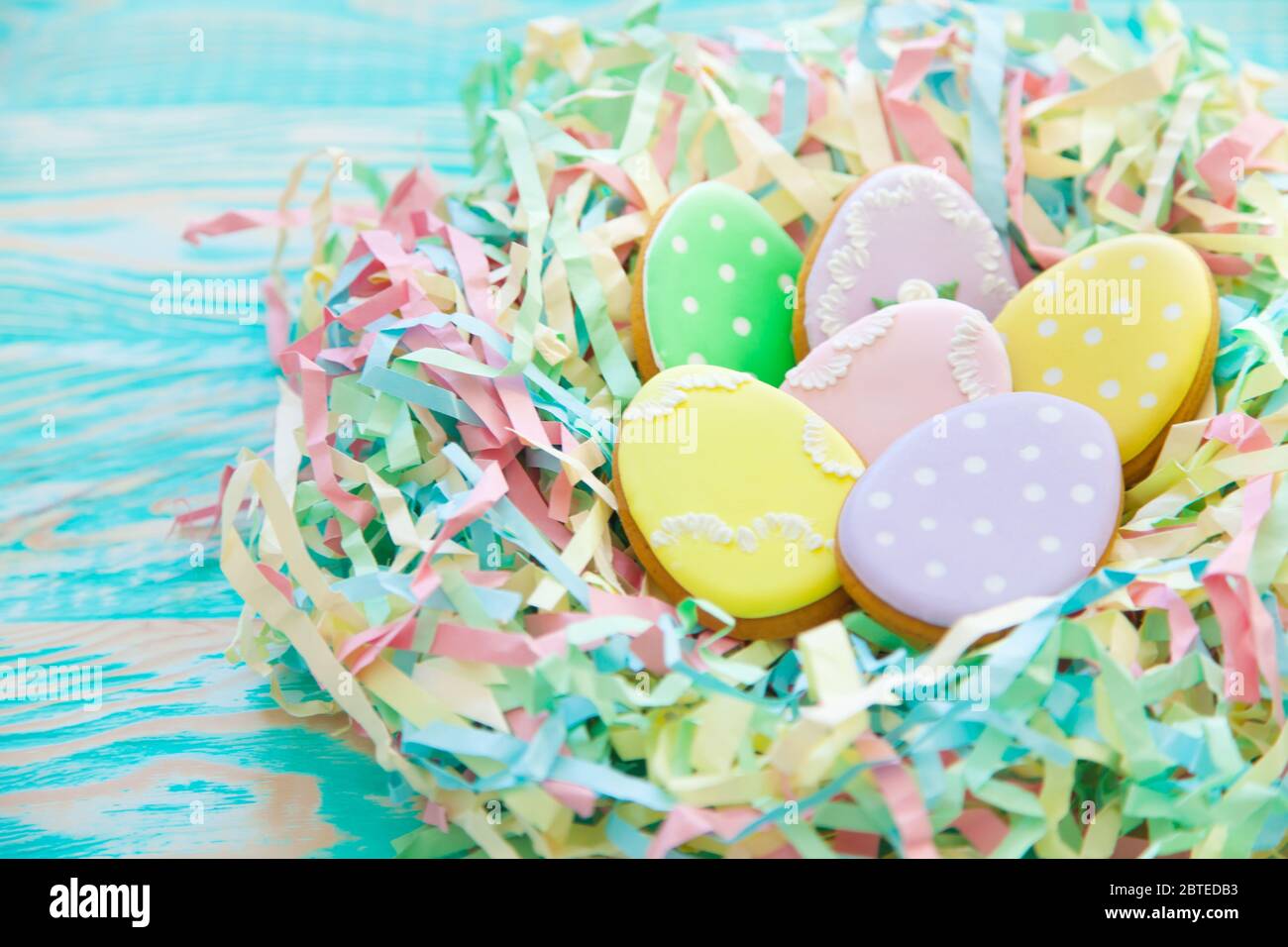 Easter homemade gingerbread cookie. Bird's nest Easter made from ...