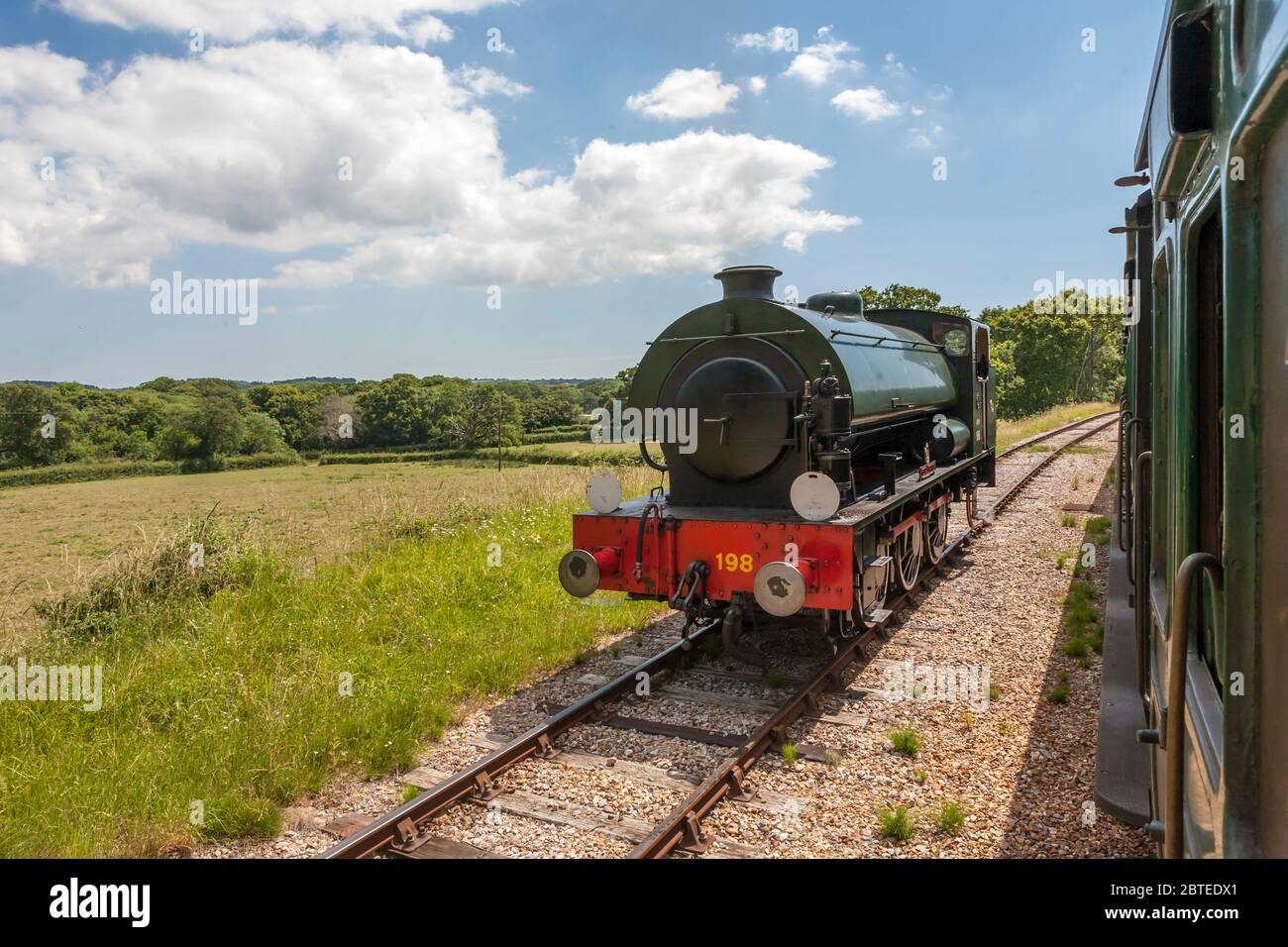 Locomotive Hunslet Austerity WD198 'Royal Engineer' running round the ...