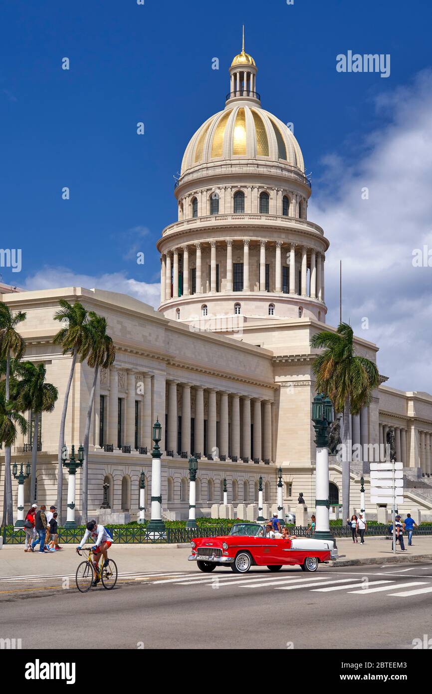 Cuba colour building hi-res stock photography and images - Alamy