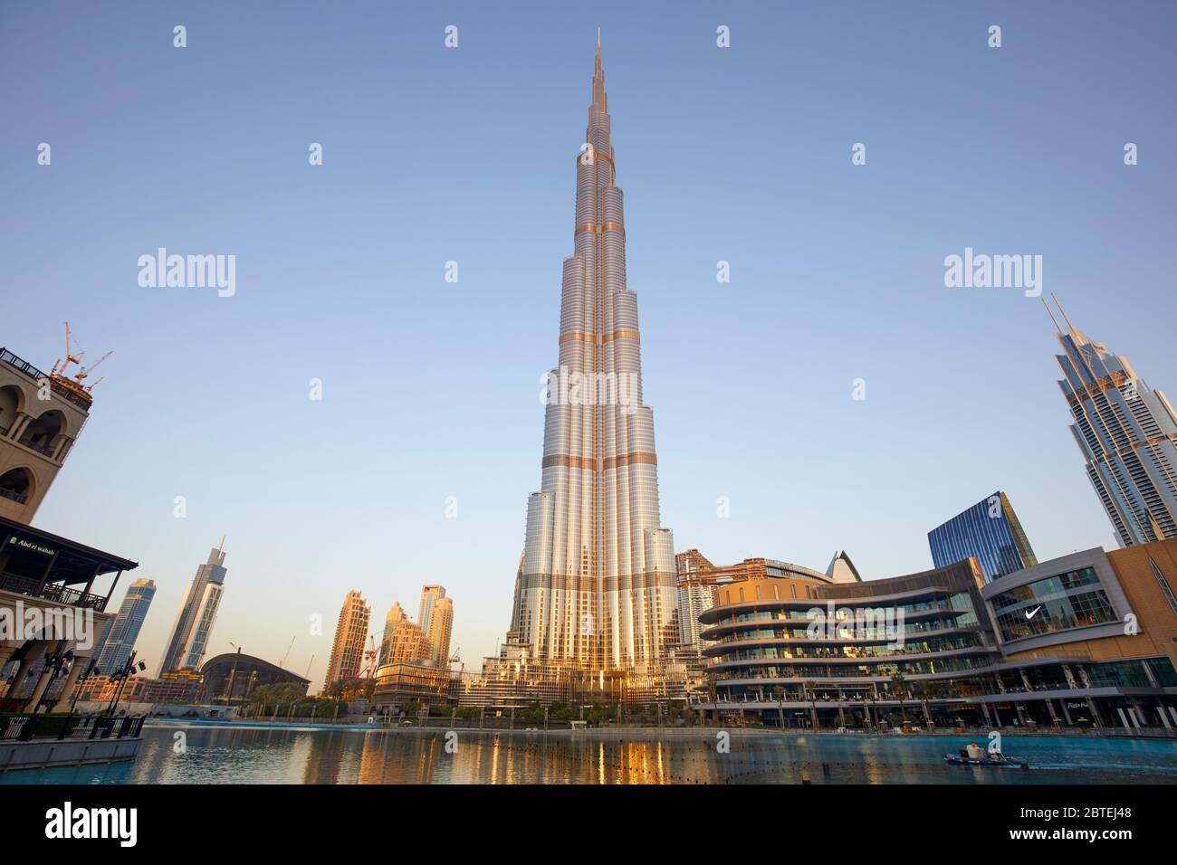 Burj khalifa horizontal hi-res stock photography and images - Alamy