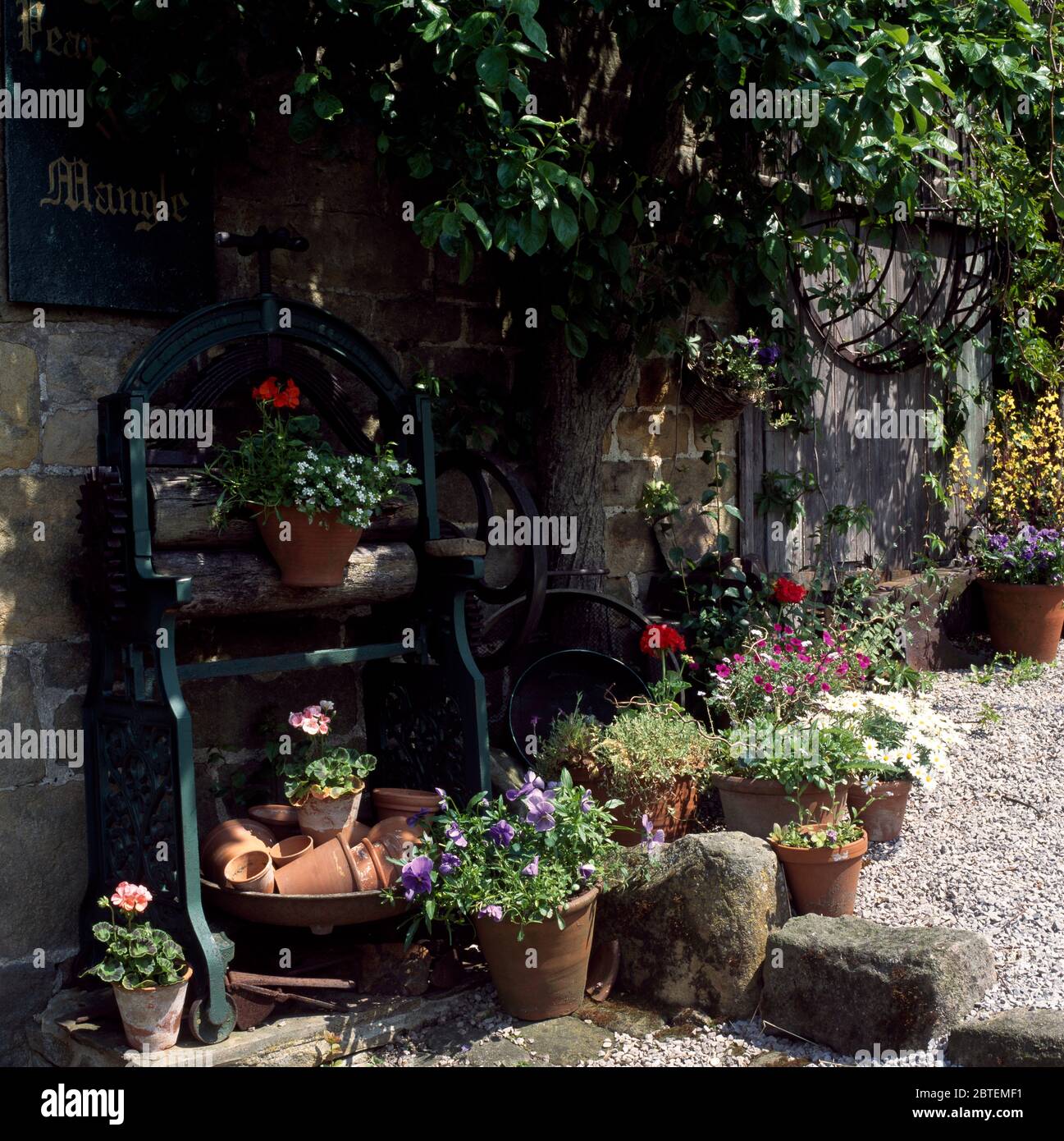 Old mangle hi-res stock photography and images - Alamy