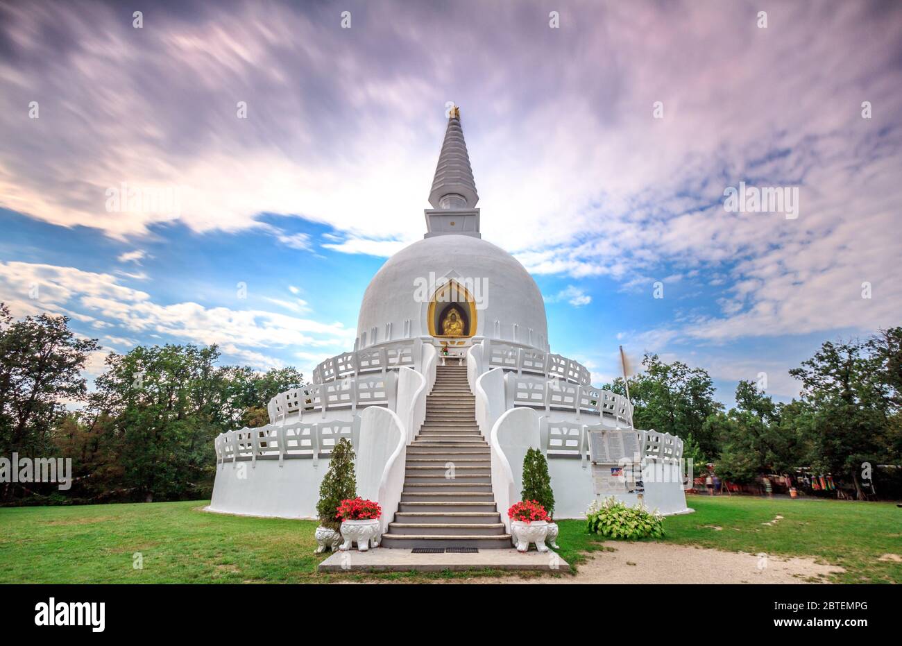 Peace stupa hi-res stock photography and images - Alamy