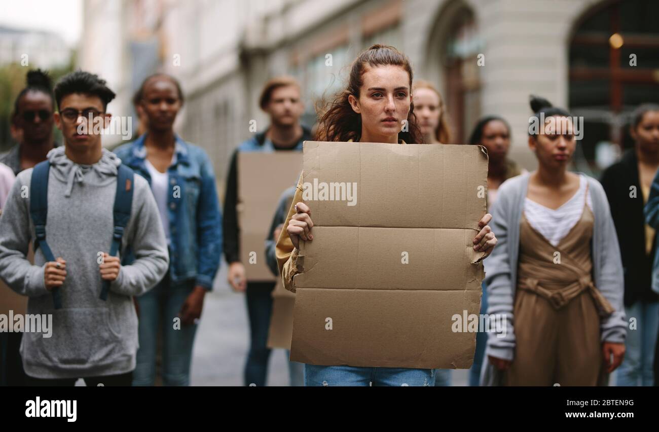 Crowd sign boards hi-res stock photography and images - Alamy