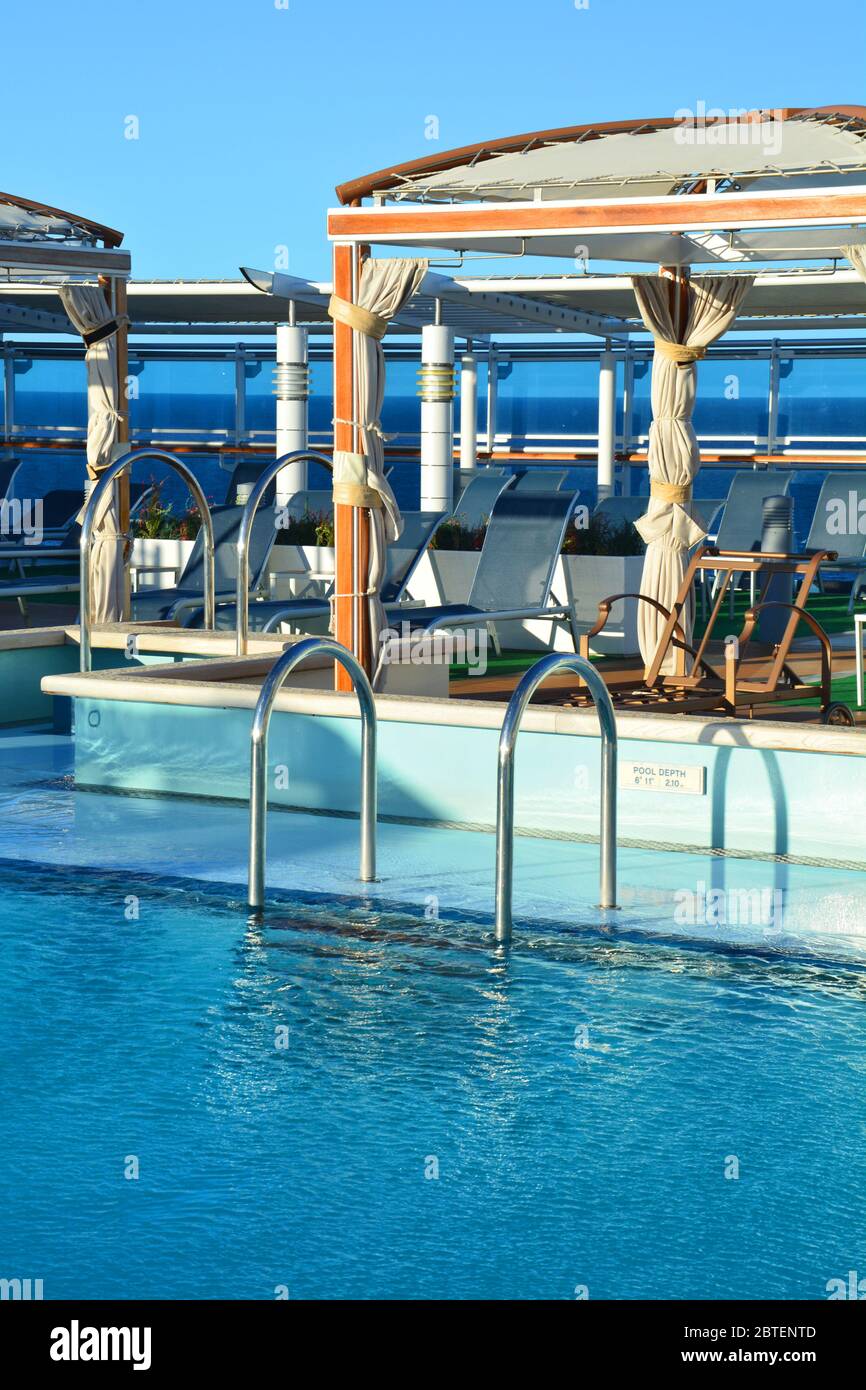 ROYAL PRINCESS, ATLANTIC OCEAN - MARCH 29, 2017 : Swimming pool on open ...