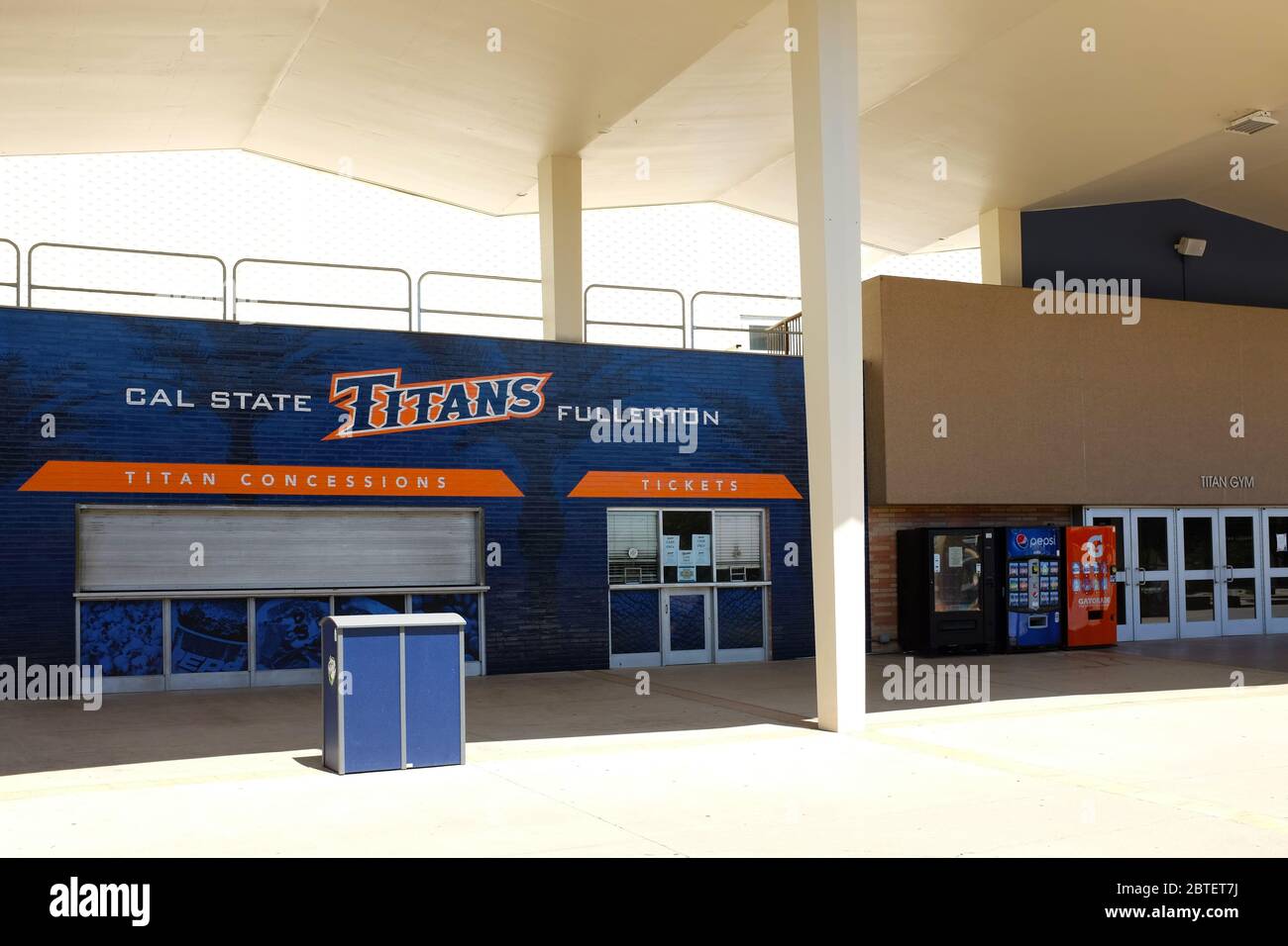 Concession stand hi-res stock photography and images - Alamy