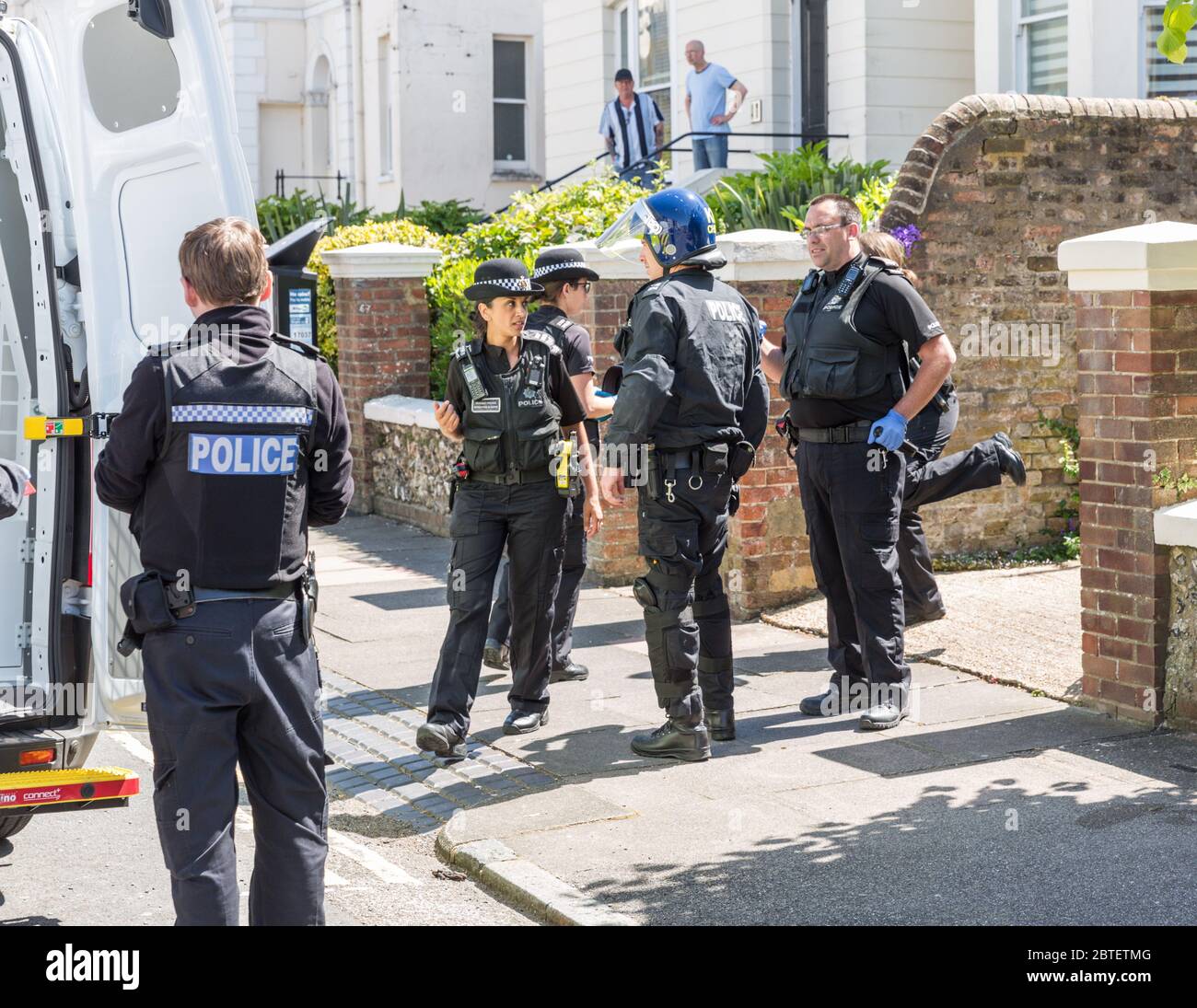 Negotiator police hi-res stock photography and images - Alamy