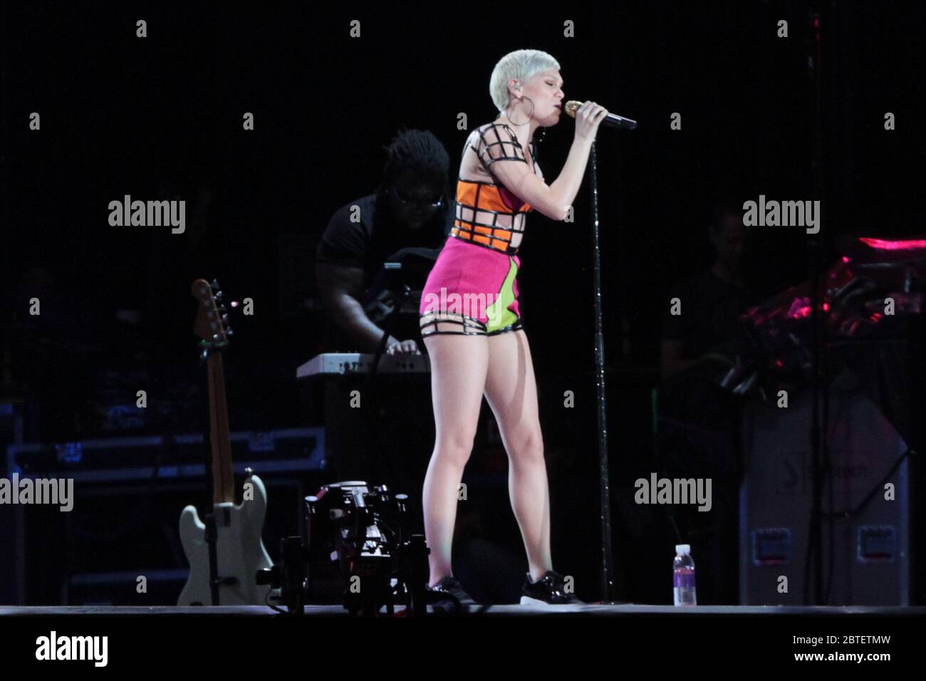 Jessie j 2013 hi-res stock photography and images - Alamy